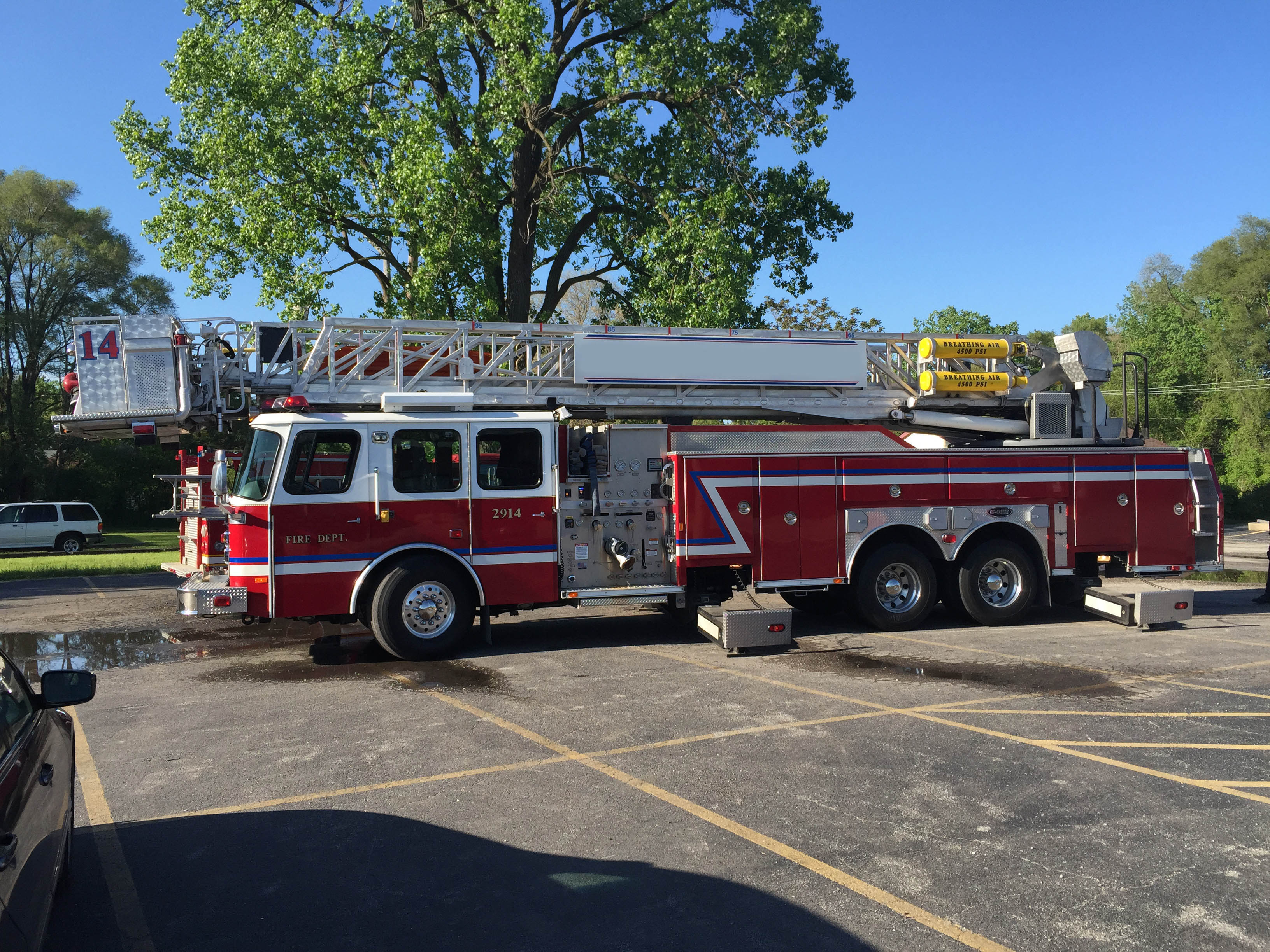 2003 E-One Cyclone 95' Tower | Used Truck Details