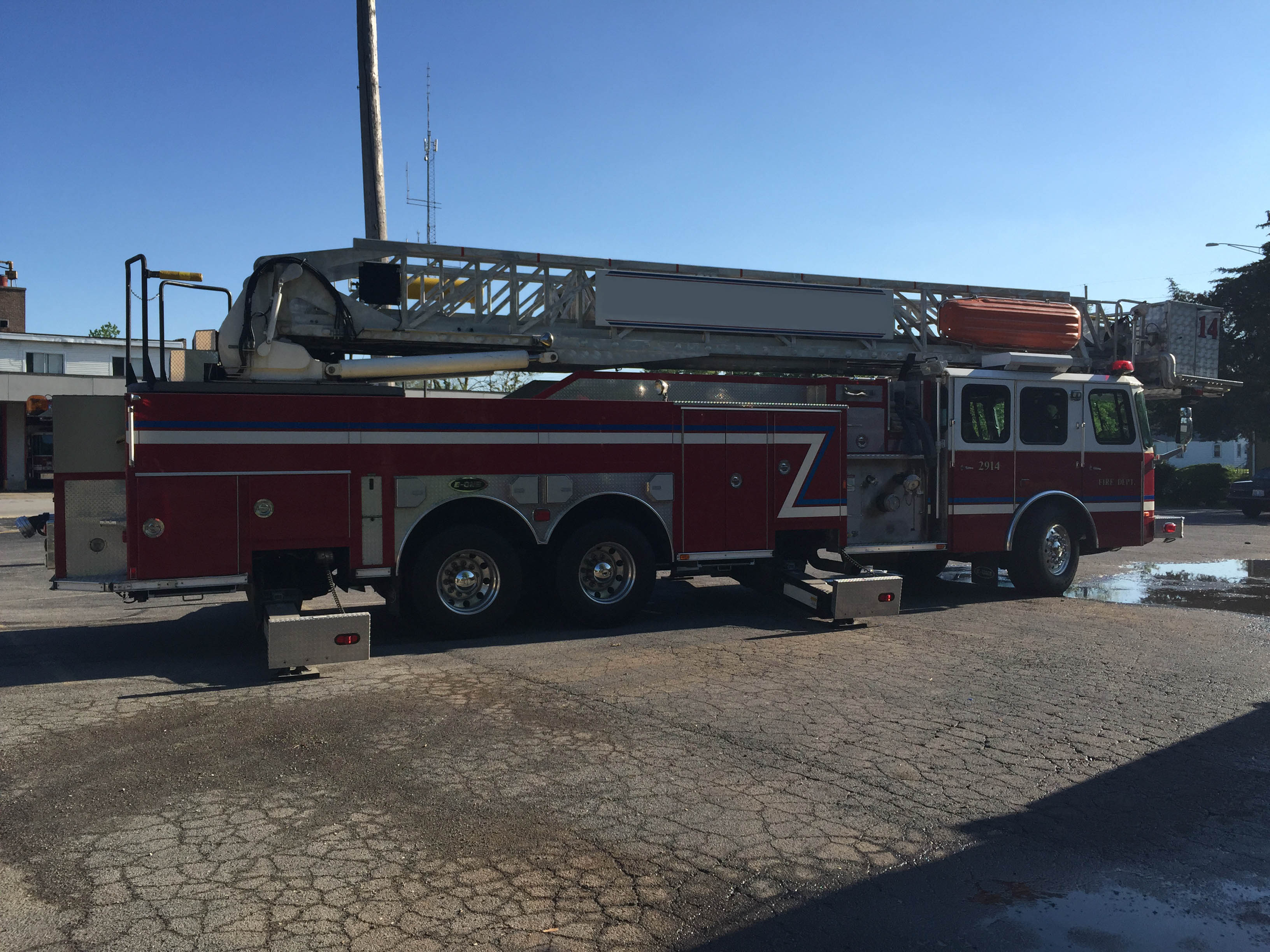 2003 E-One Cyclone 95' Tower | Used Truck Details