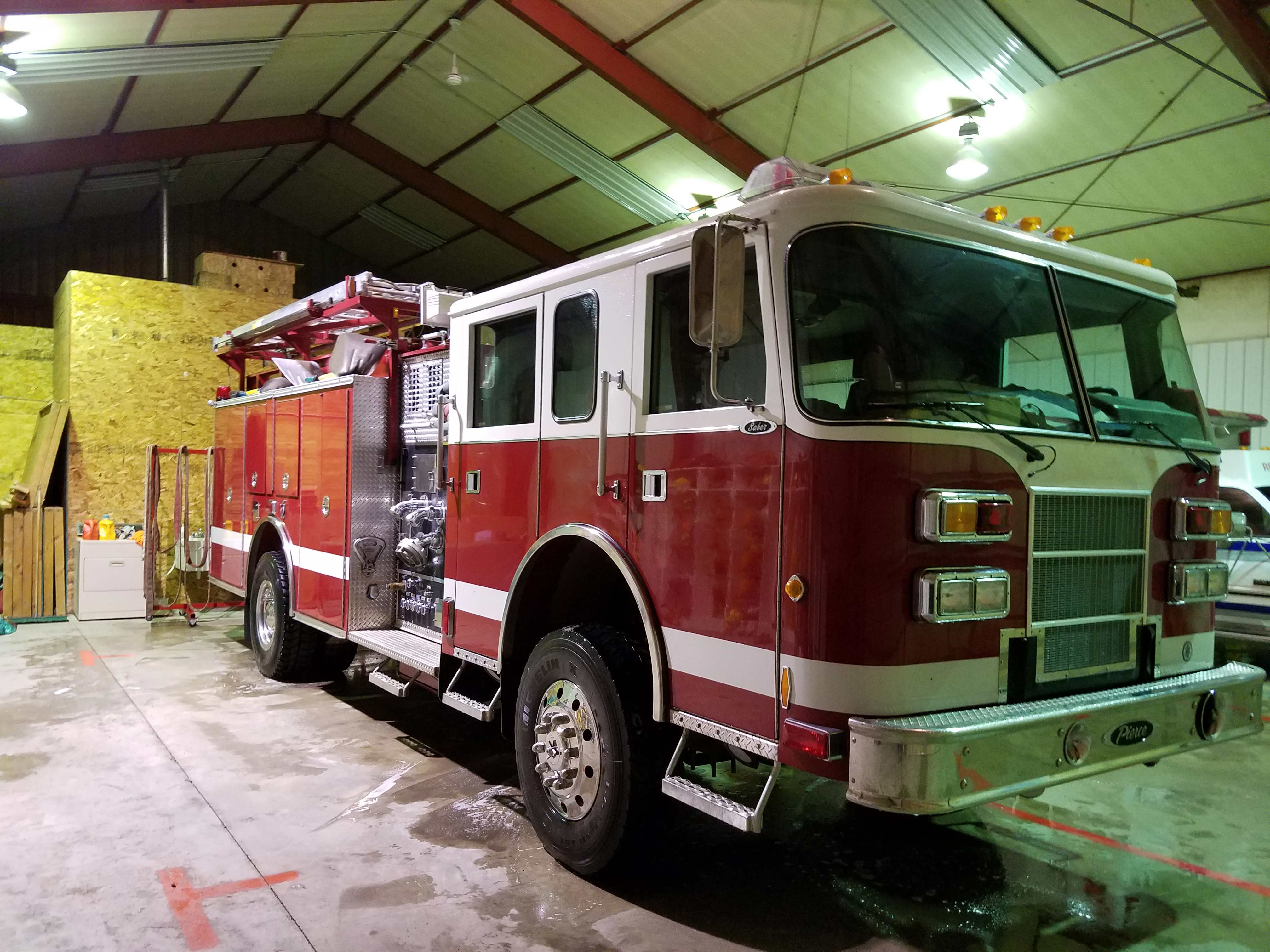 1999 Pierce Saber 4x4 Pumper | Used Truck Details