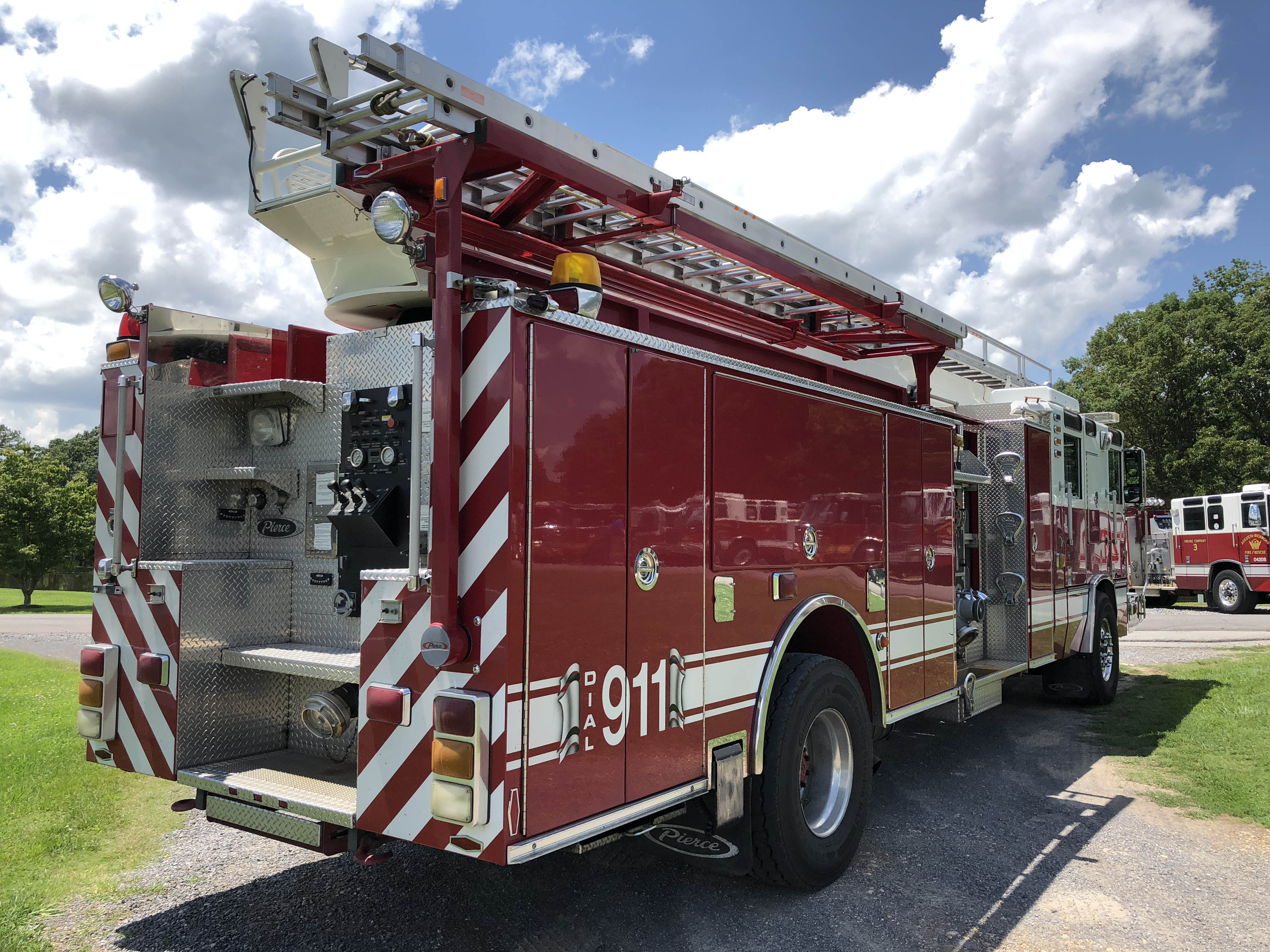 2004 Pierce 61' Skyboom | Used Truck Details