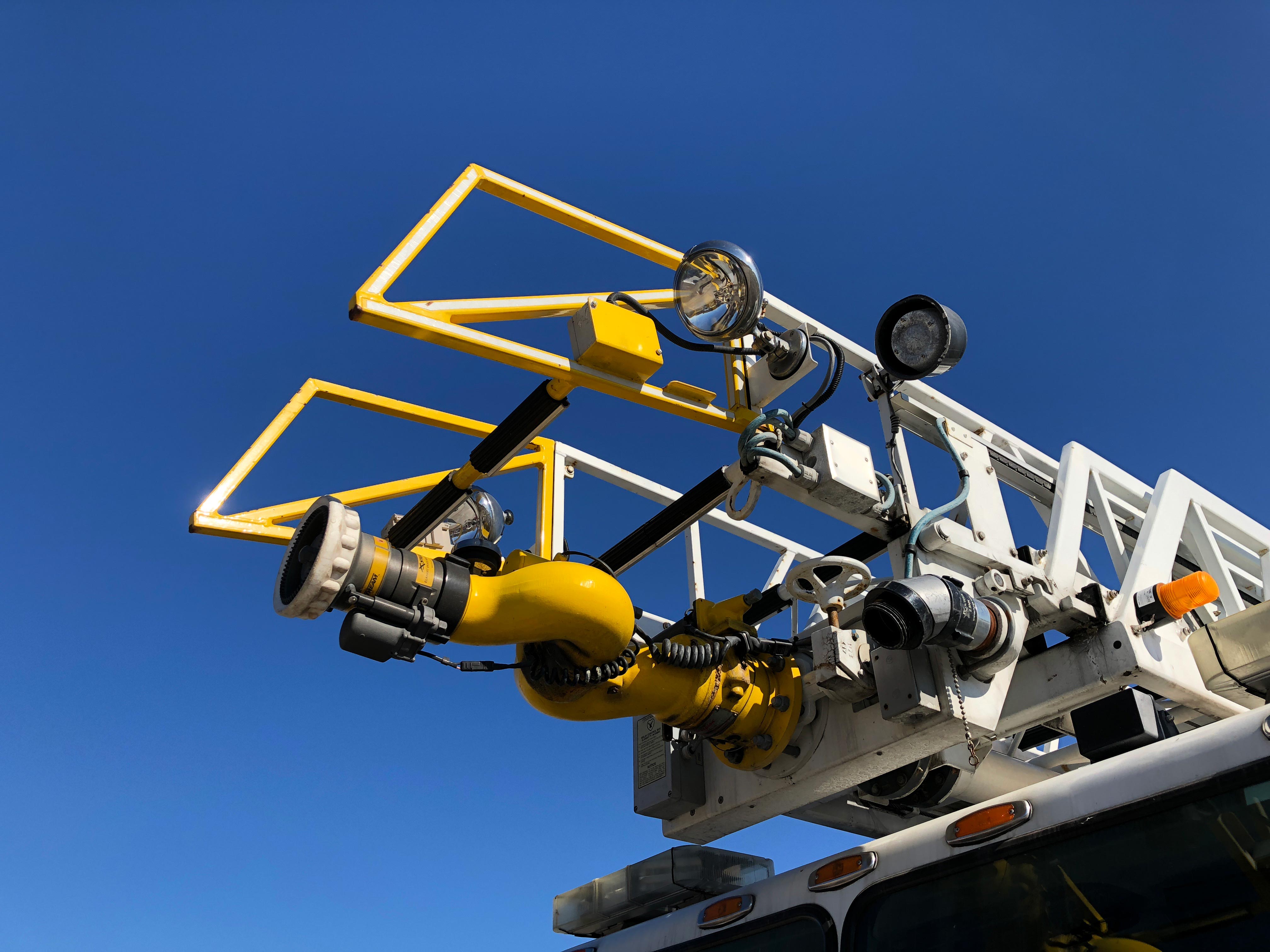 2005 Ferrara 77' Quint | Used Truck Details