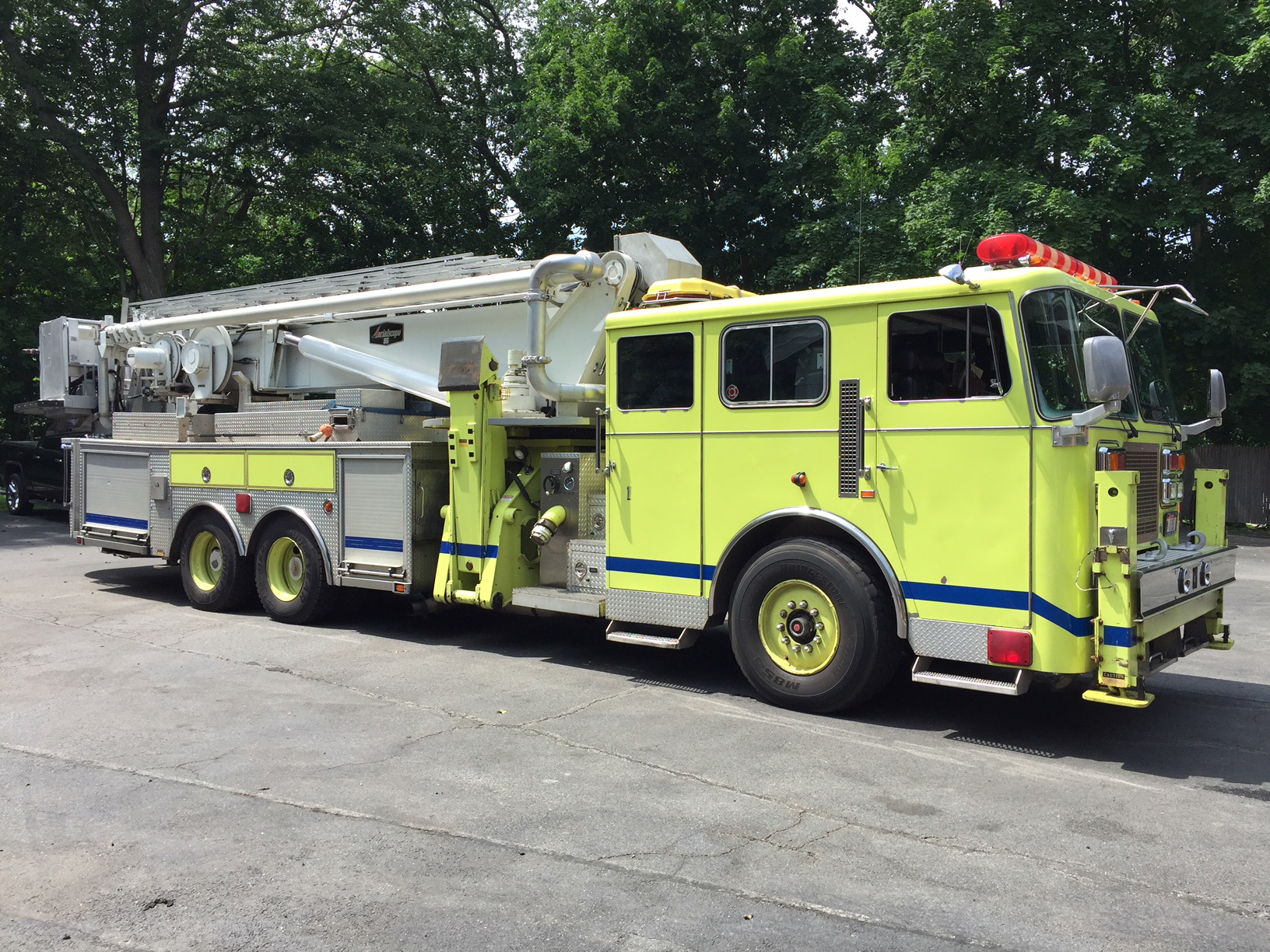 1994 Seagrave Saulsbury 95' Aerialscope | Used Truck Details