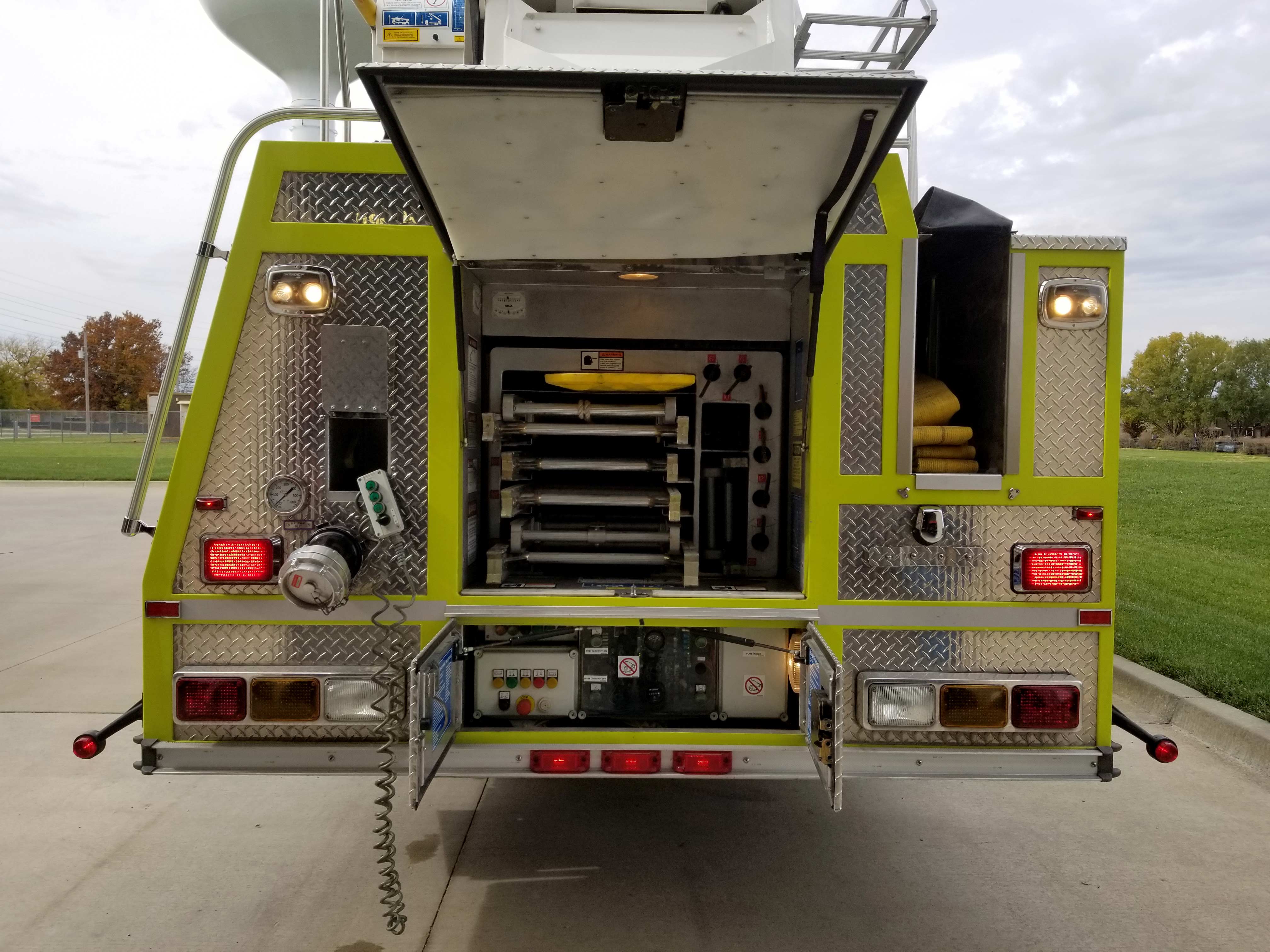 2006 E-One Bronto 100' Skylift | Used Truck Details