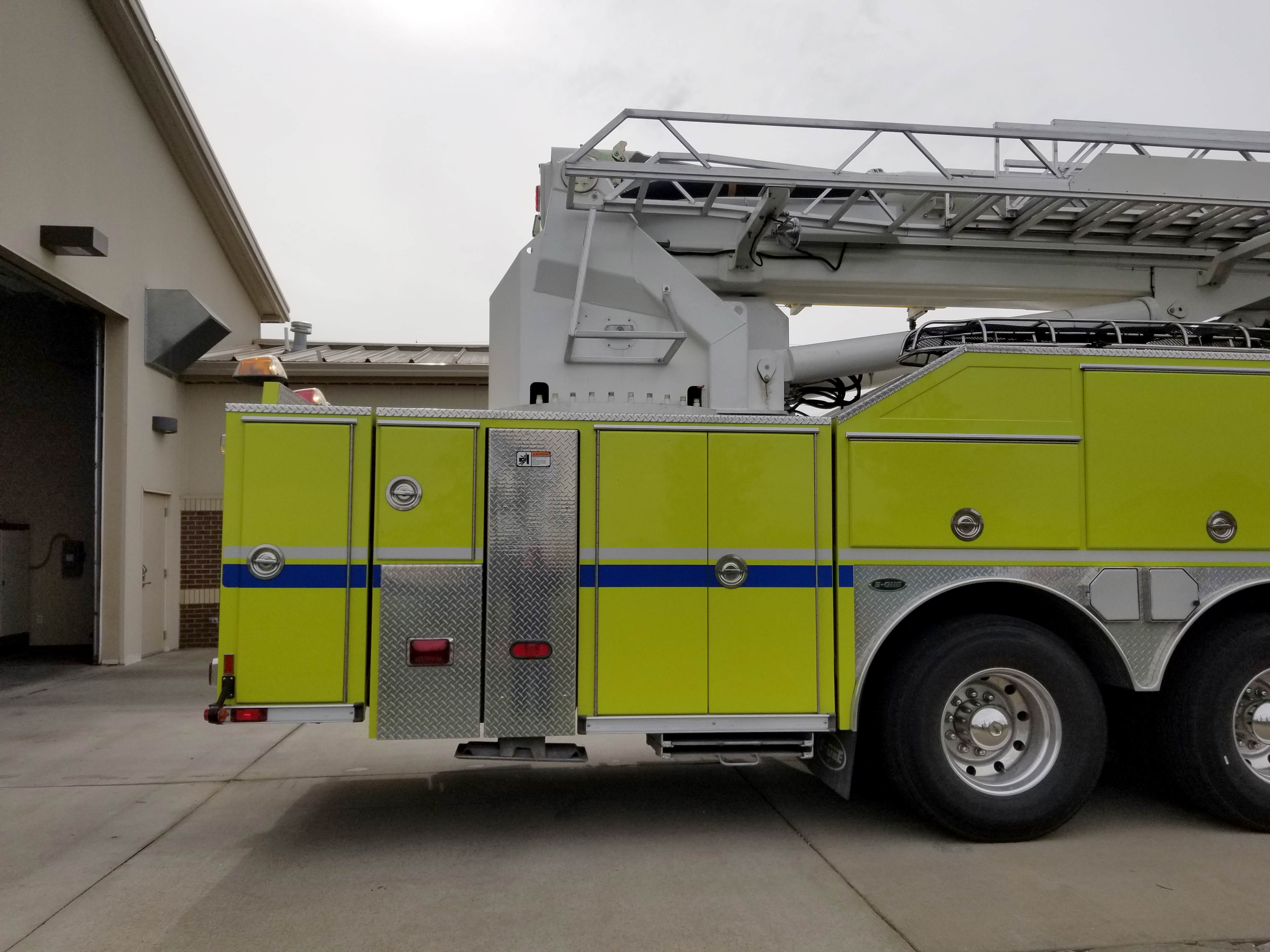 2006 E-One Bronto 100' Skylift | Used Truck Details