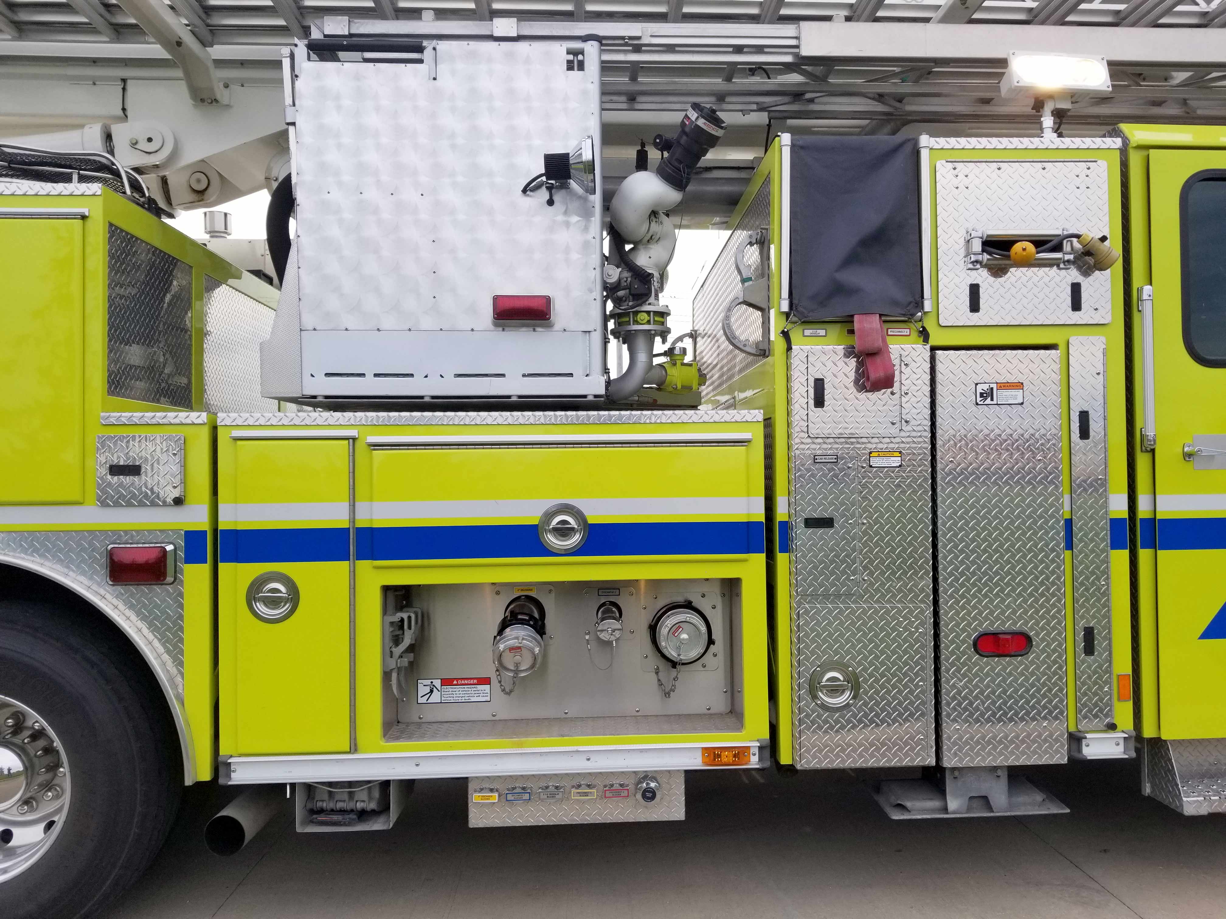 2006 E-One Bronto 100' Skylift | Used Truck Details