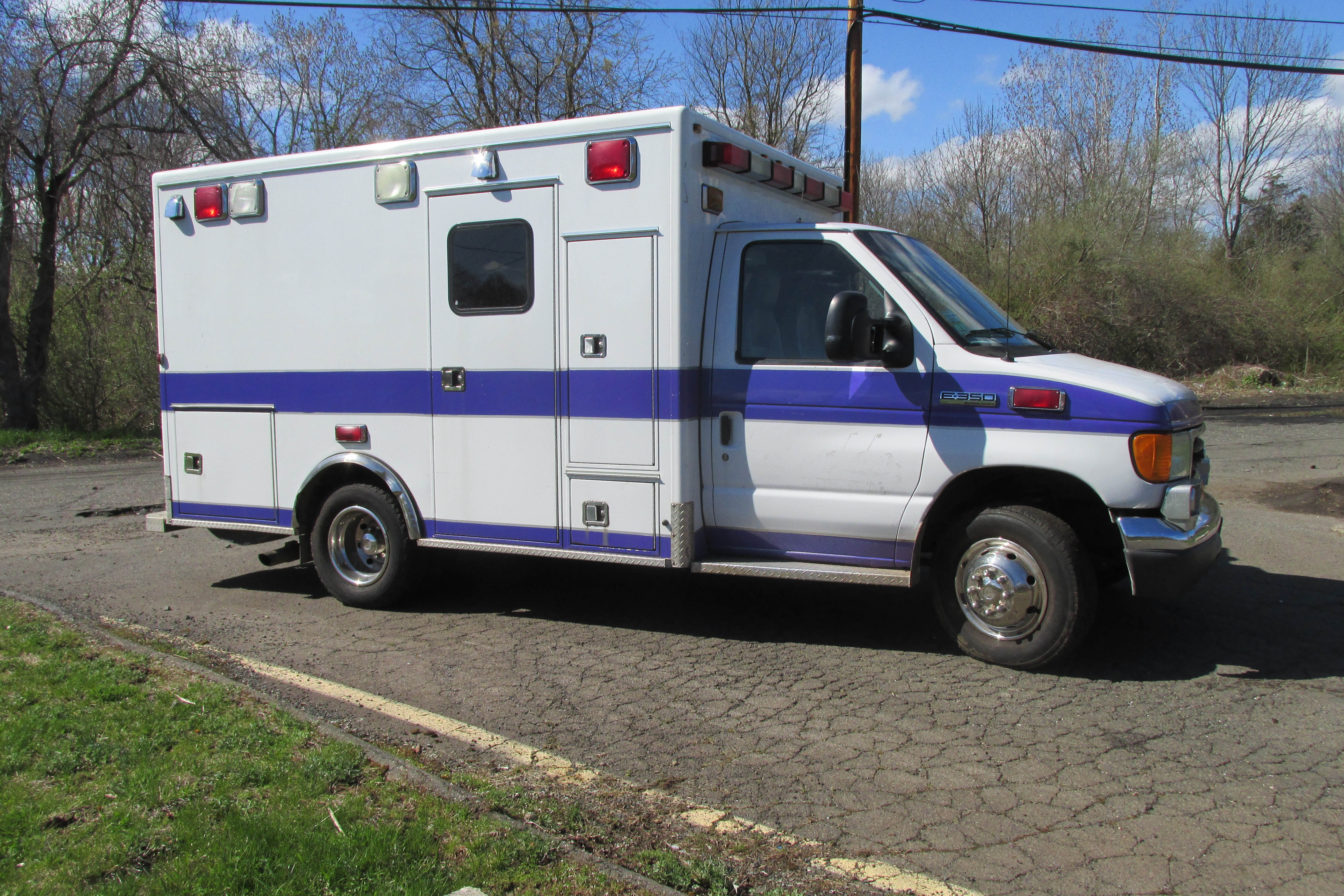 2006 Ford Econoline Ambulance | Used Truck Details