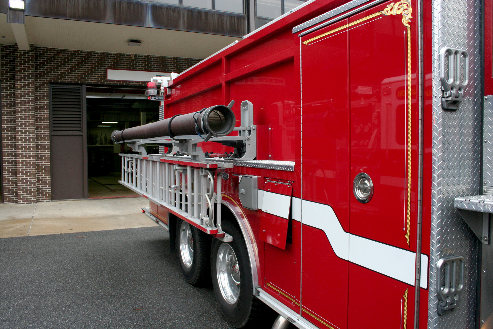 2004 E-One Cyclone Pumper Tanker | Used Truck Details