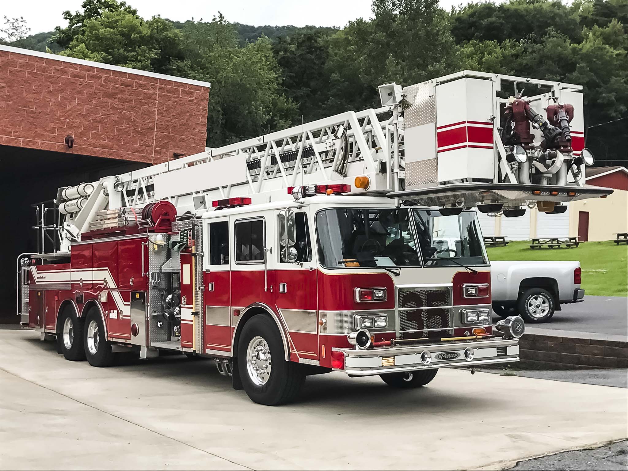 1992 Pierce 105' Platform | Used Truck Details