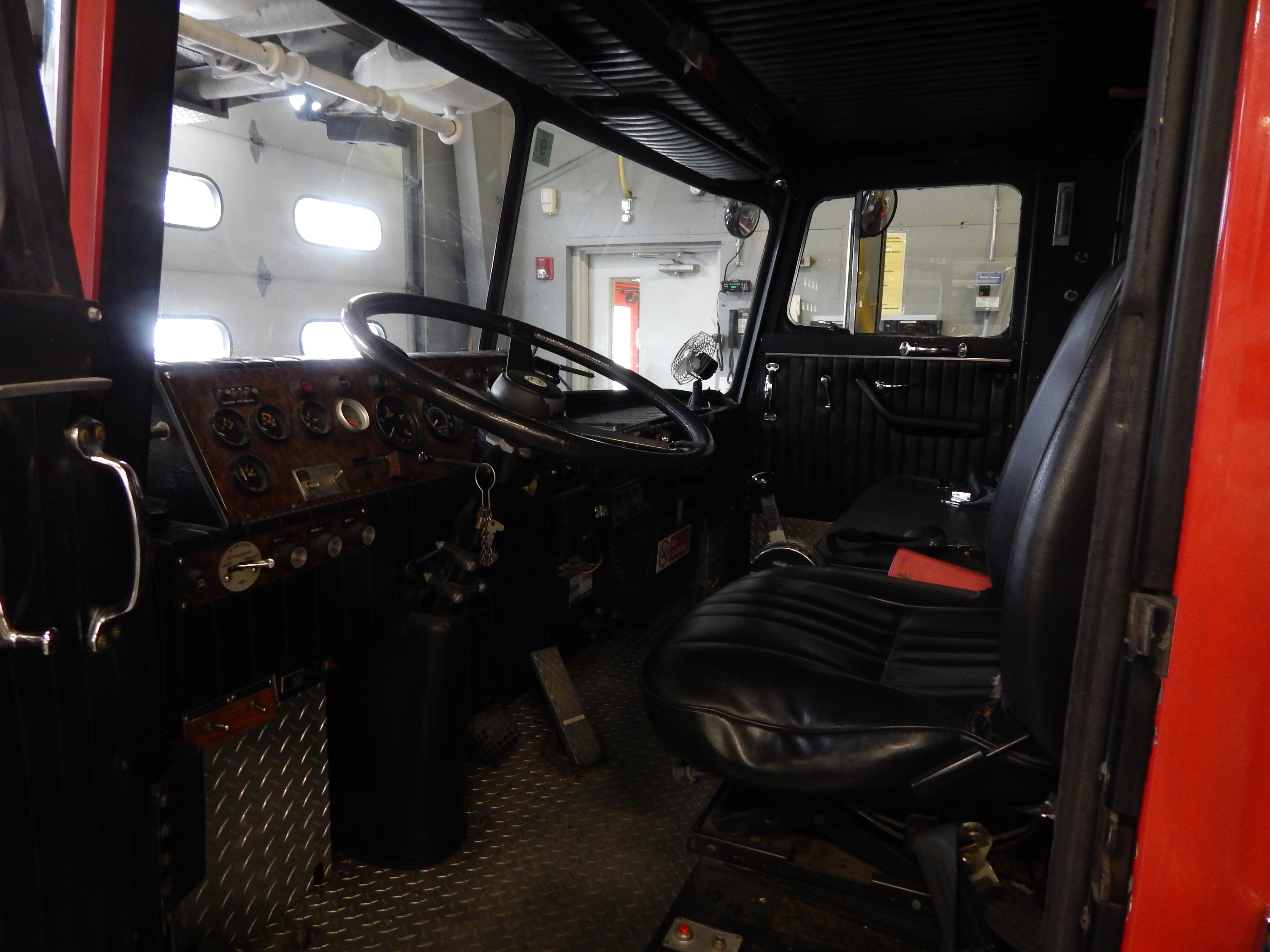 1985 LTI Grumman Hendrickson 95' Platform | Used Truck Details