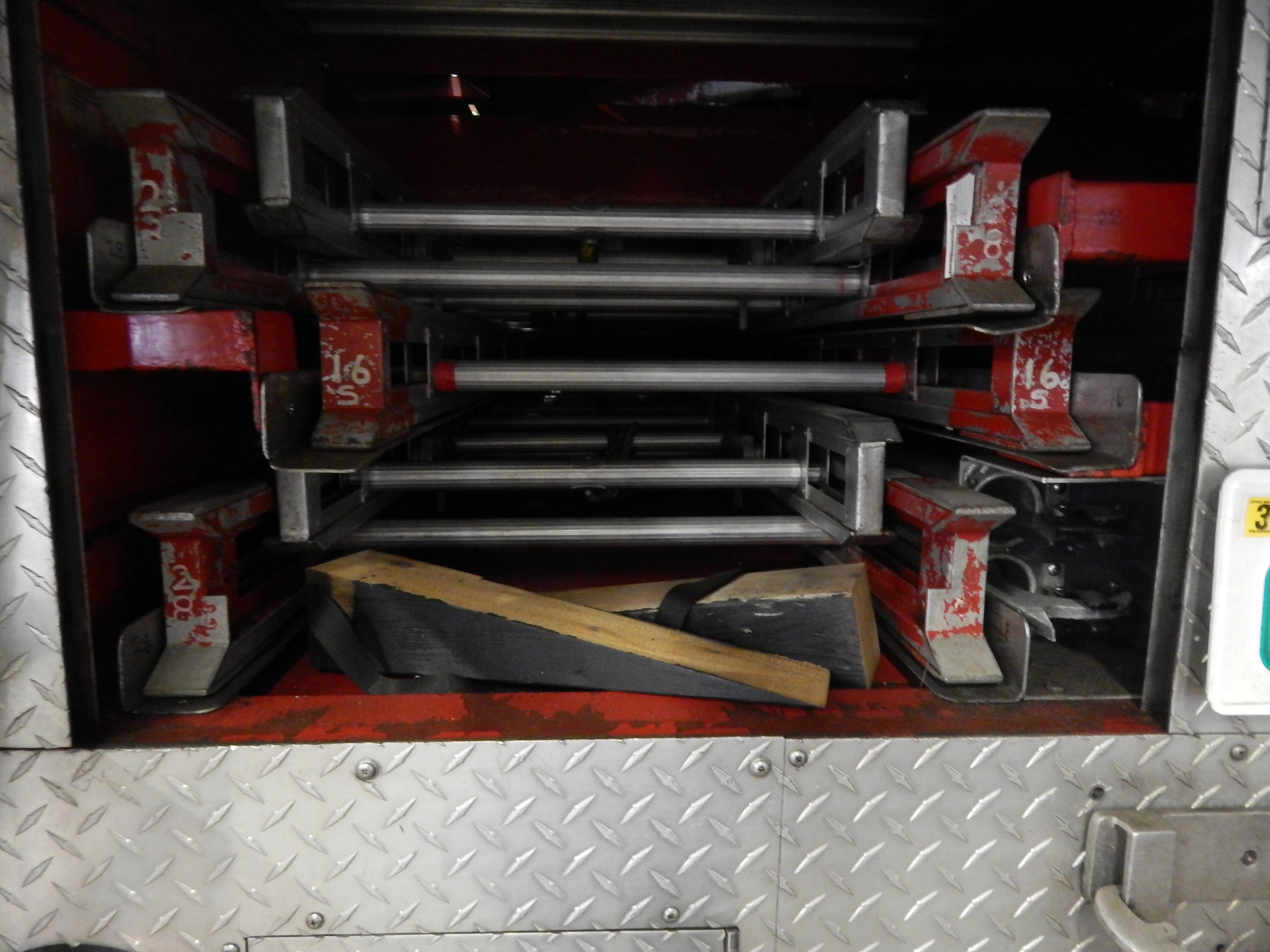 1985 LTI Grumman Hendrickson 95' Platform | Used Truck Details