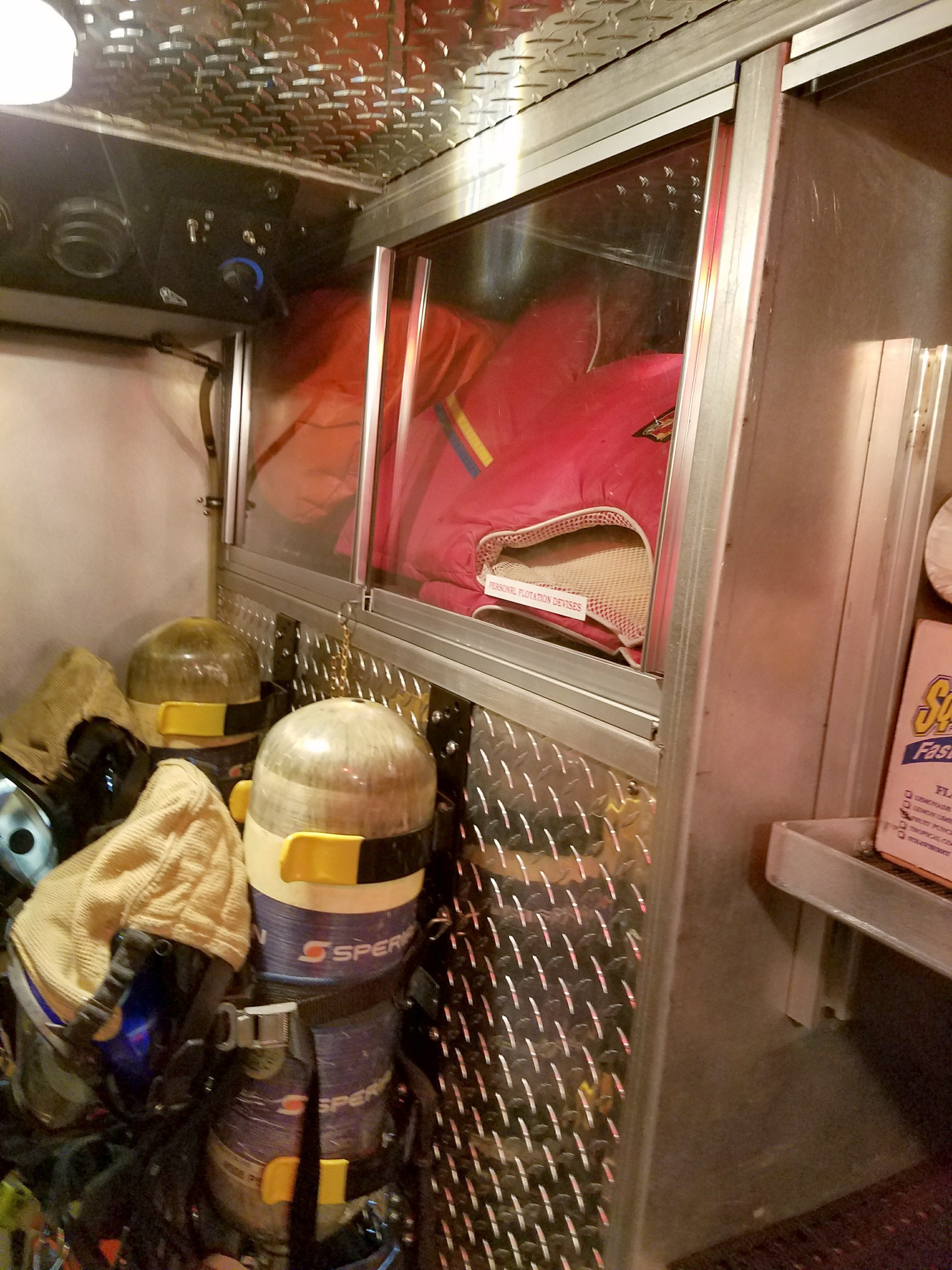 2004 Kenco International Walk-In Rescue | Used Truck Details