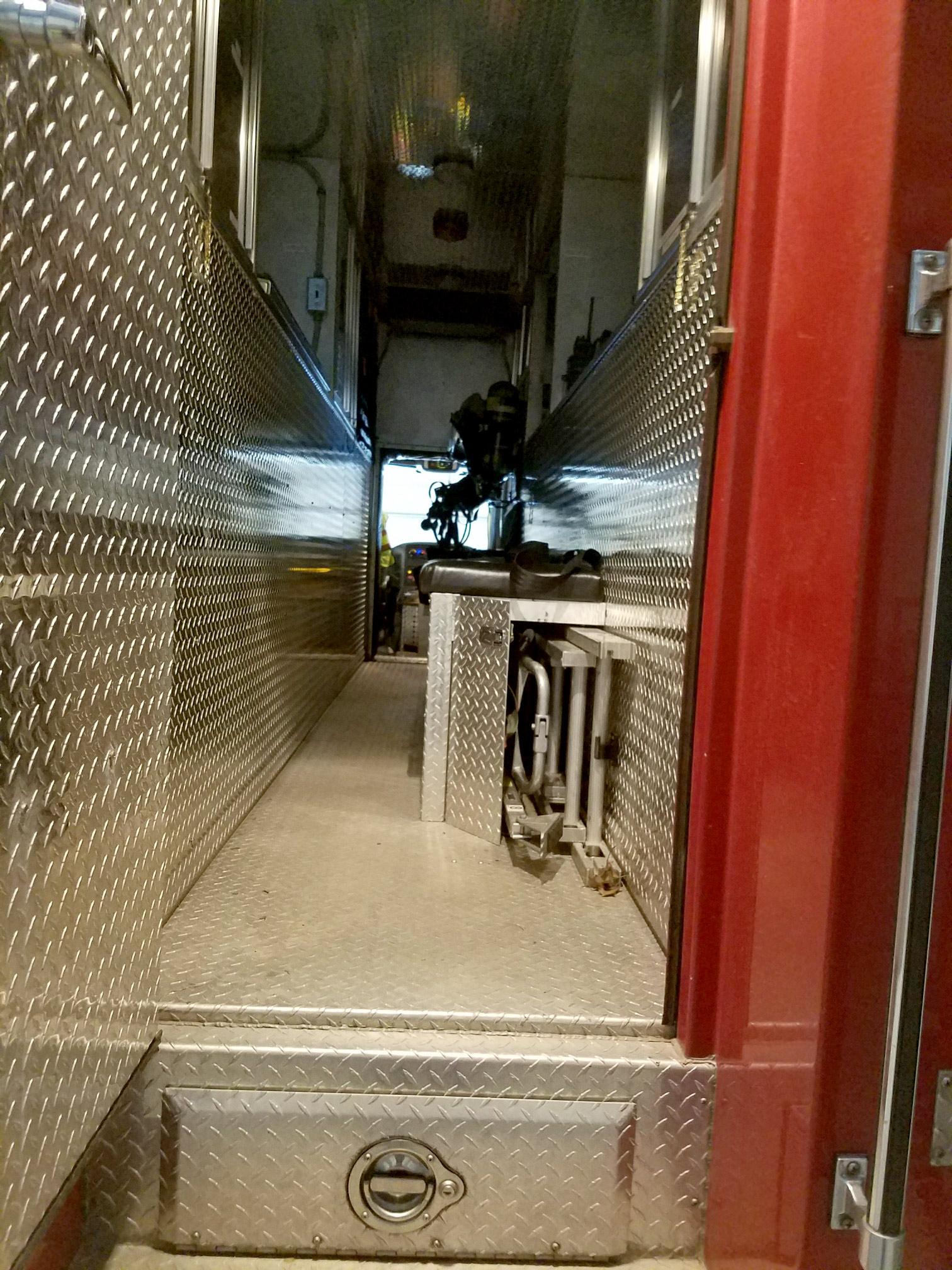 2004 Kenco International Walk-In Rescue | Used Truck Details