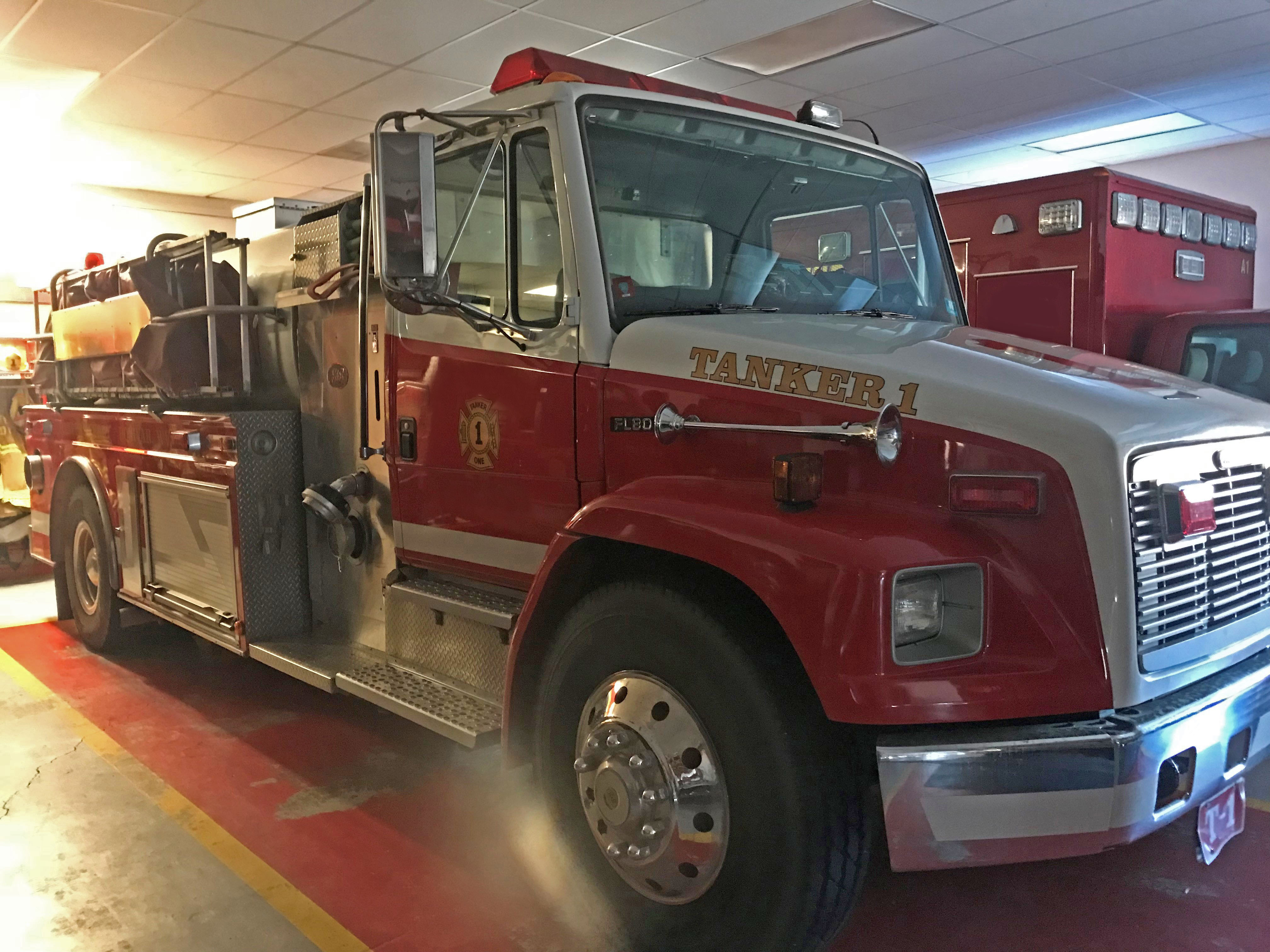 1998 S&S Freightliner Pumper Tanker | Used Truck Details