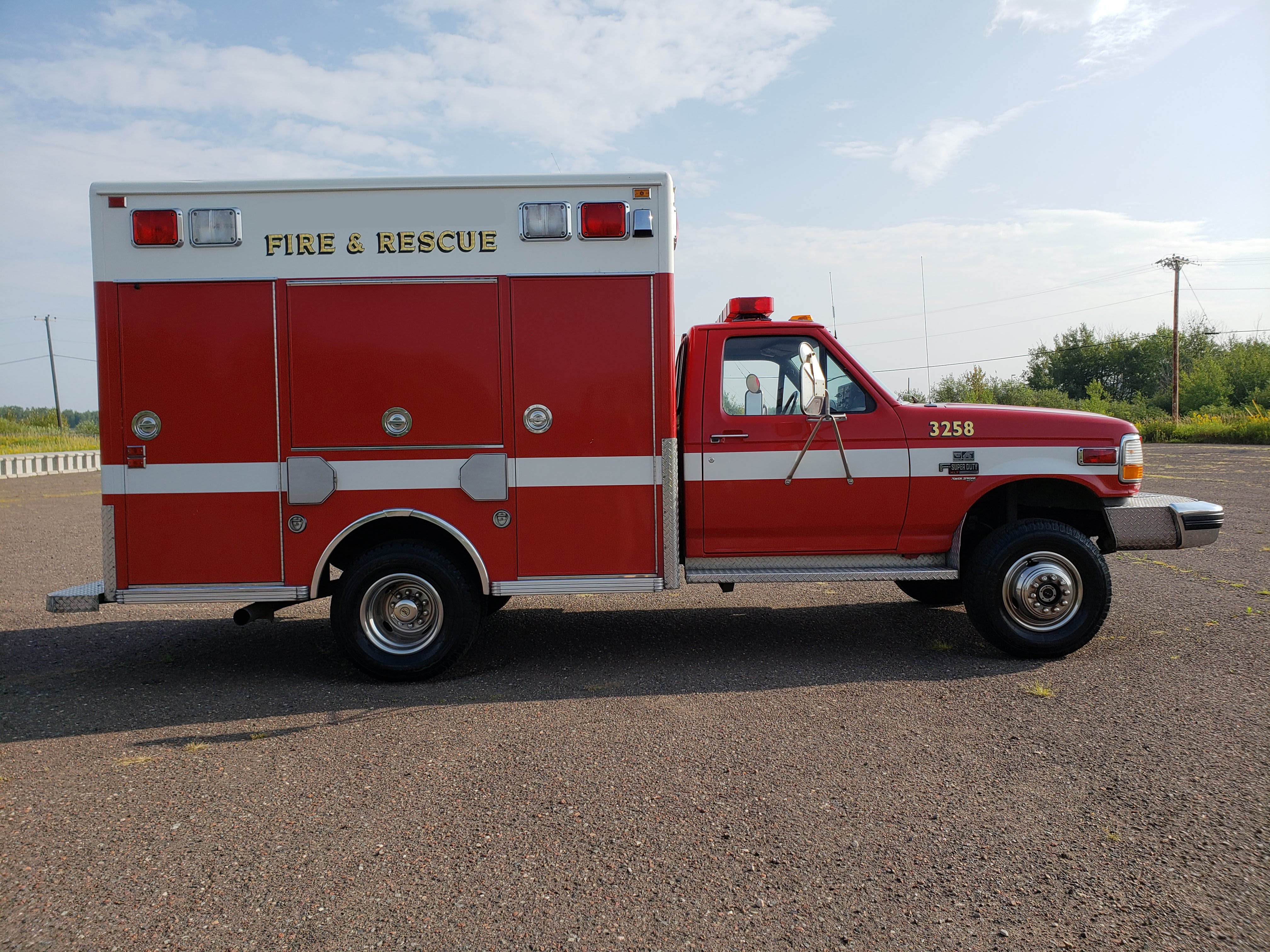 1996 RSQ Ford Super Duty 4x4 Walk-In Rescue | Used Truck Details