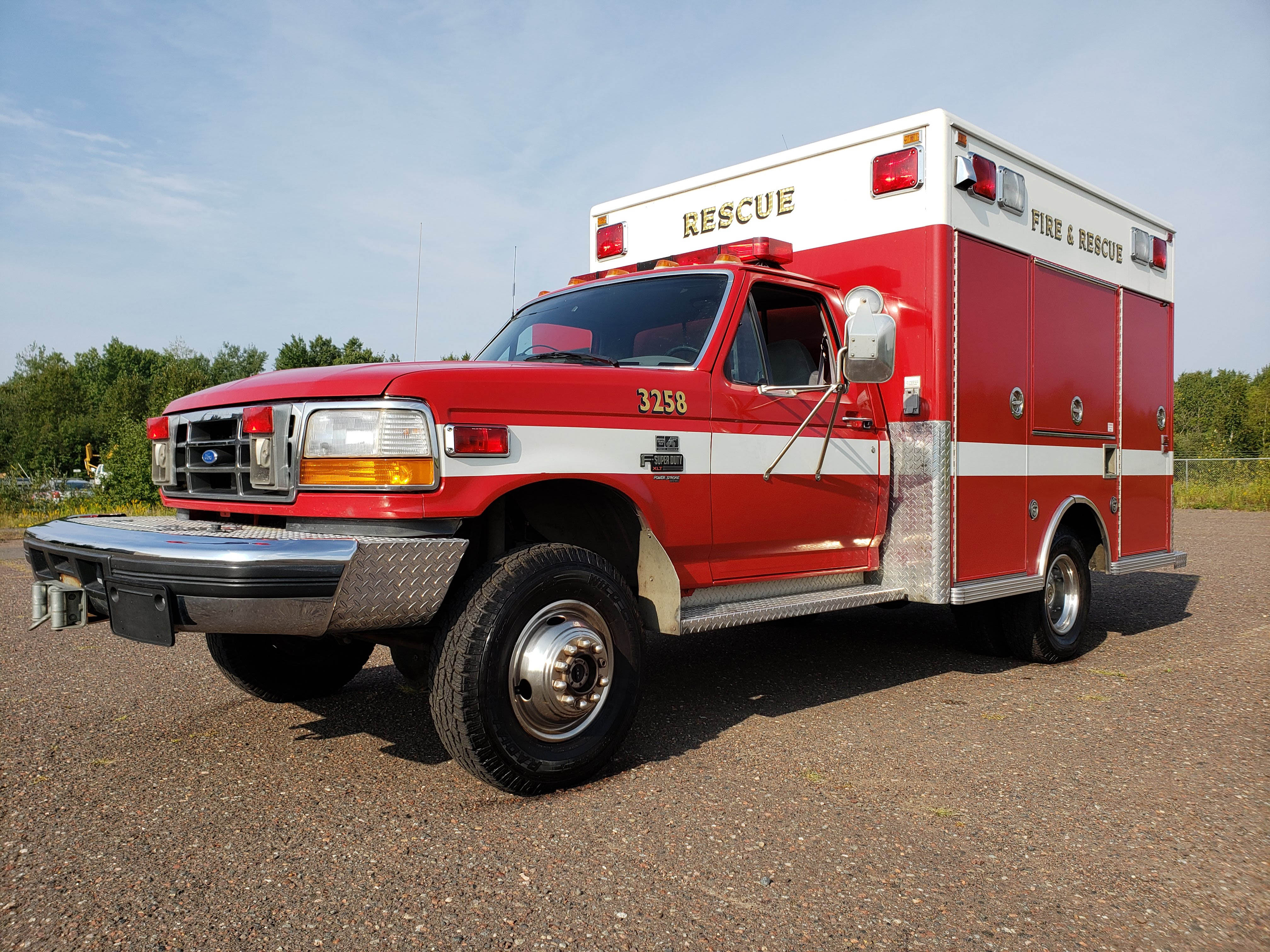 1996 RSQ Ford Super Duty 4x4 Walk-In Rescue | Used Truck Details
