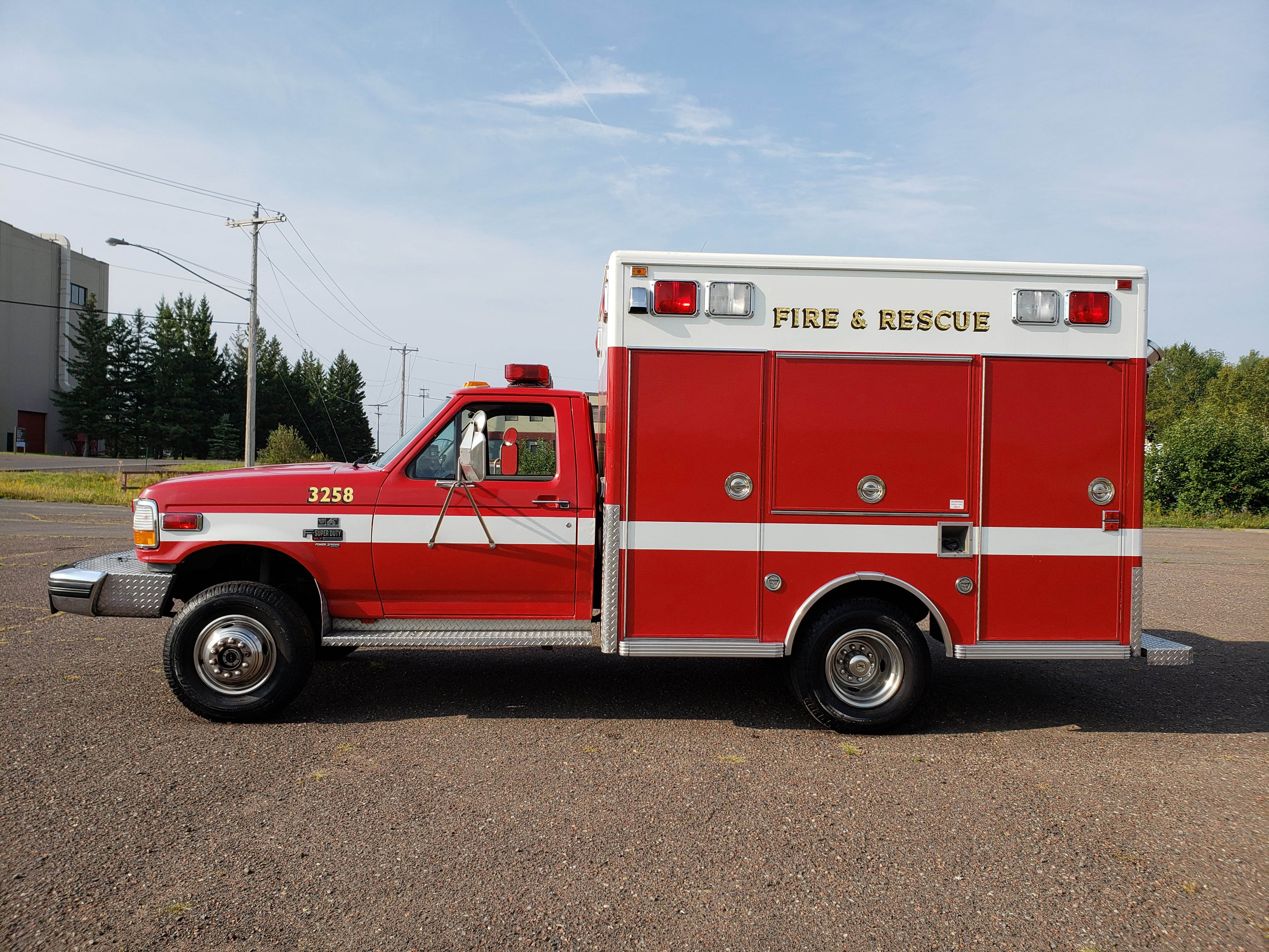 1996 RSQ Ford Super Duty 4x4 Walk-In Rescue | Used Truck Details