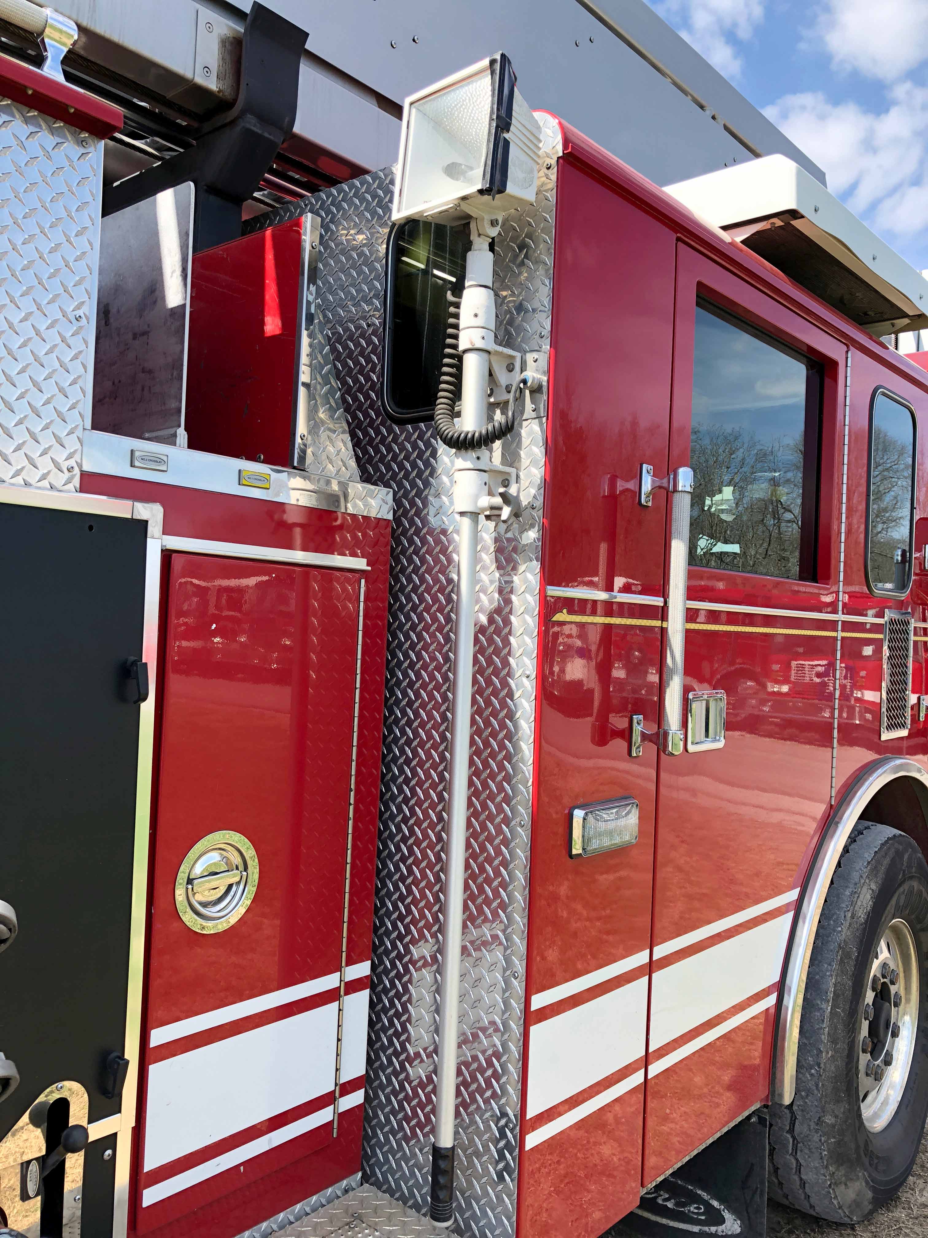 2001 Pierce Dash 100' Platform | Used Truck Details