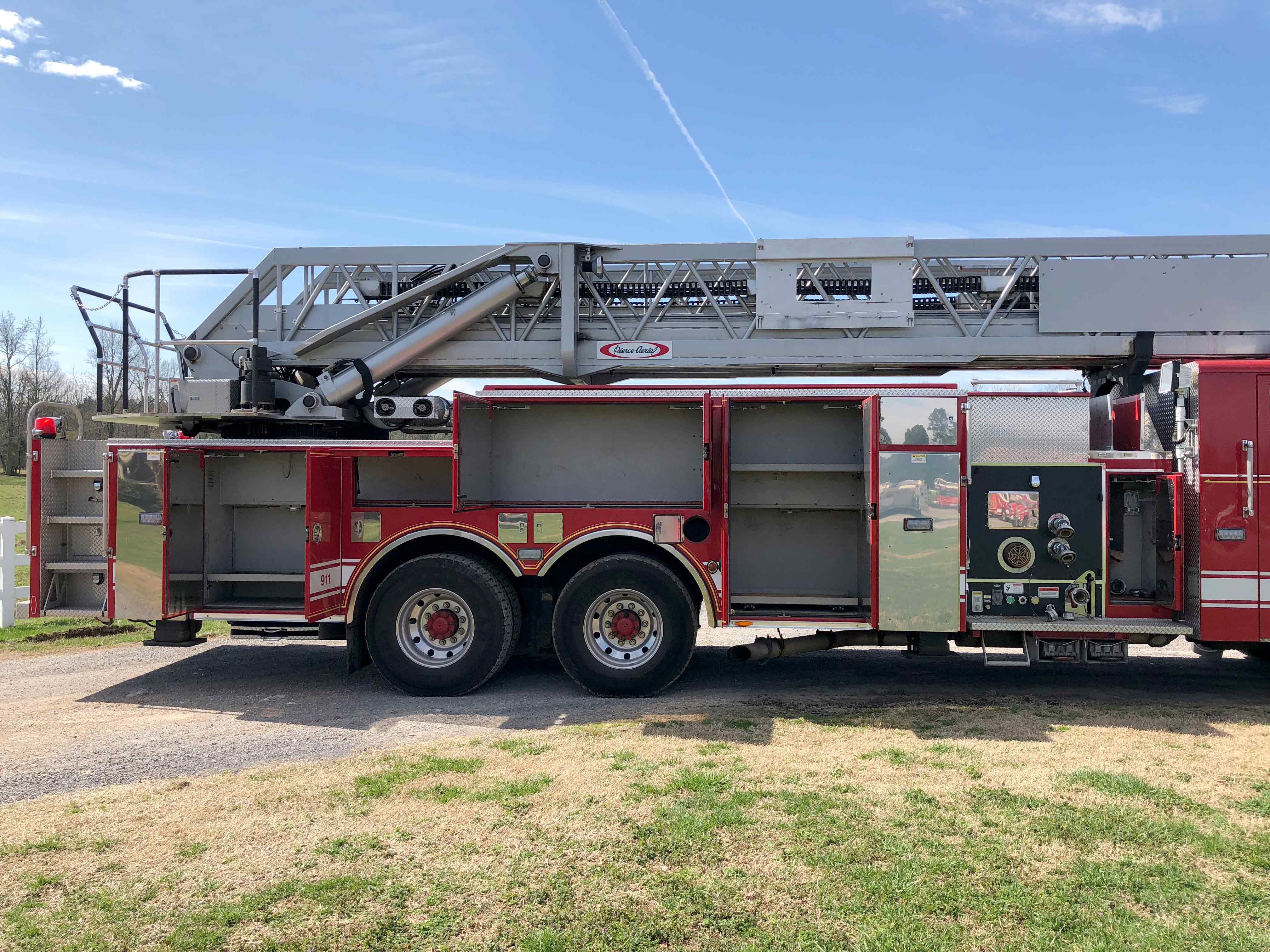 2001 Pierce Dash 100' Platform | Used Truck Details