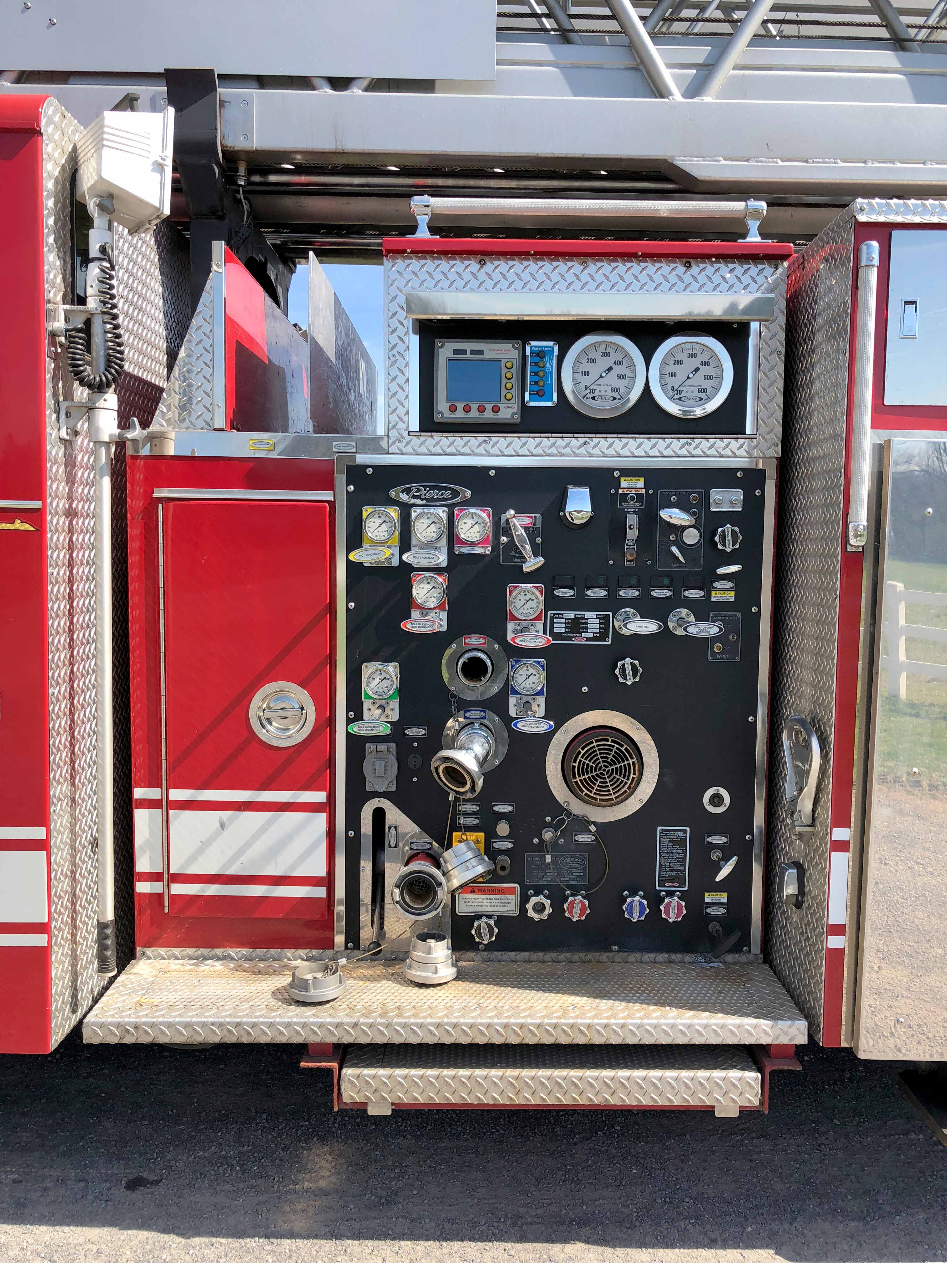 2001 Pierce Dash 100' Platform | Used Truck Details