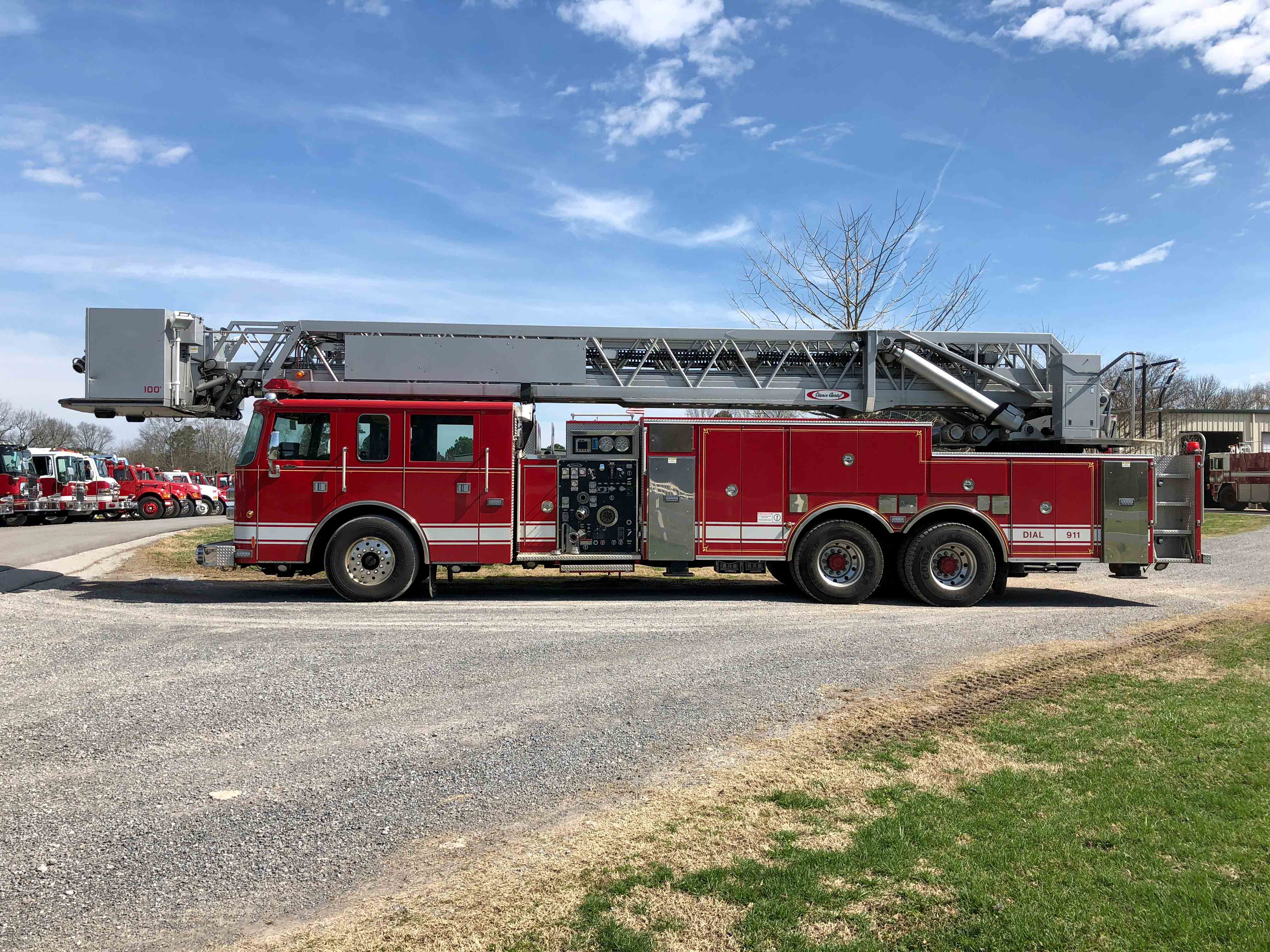 2001 Pierce Dash 100' Platform | Used Truck Details