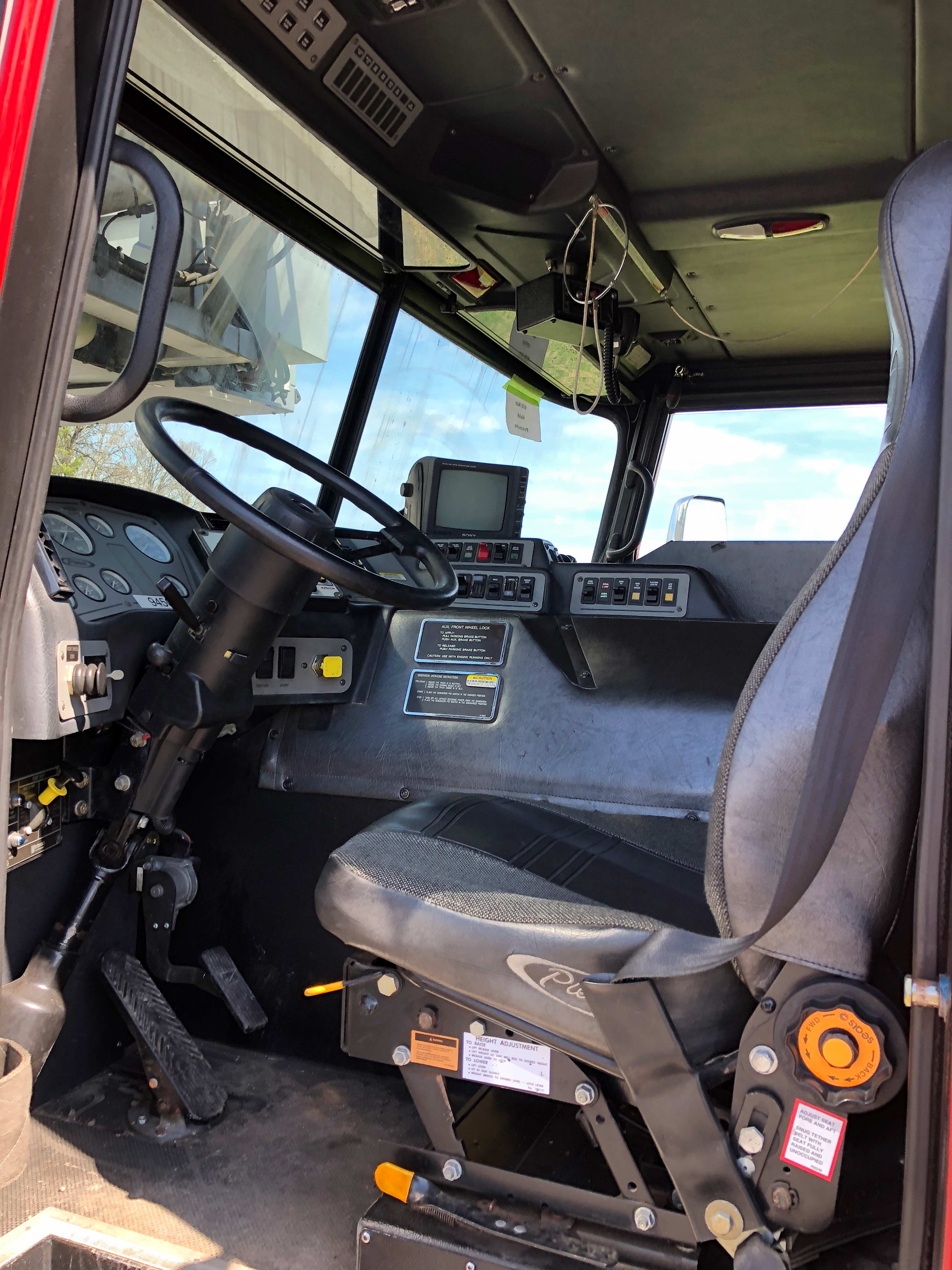 2001 Pierce Dash 100' Platform | Used Truck Details