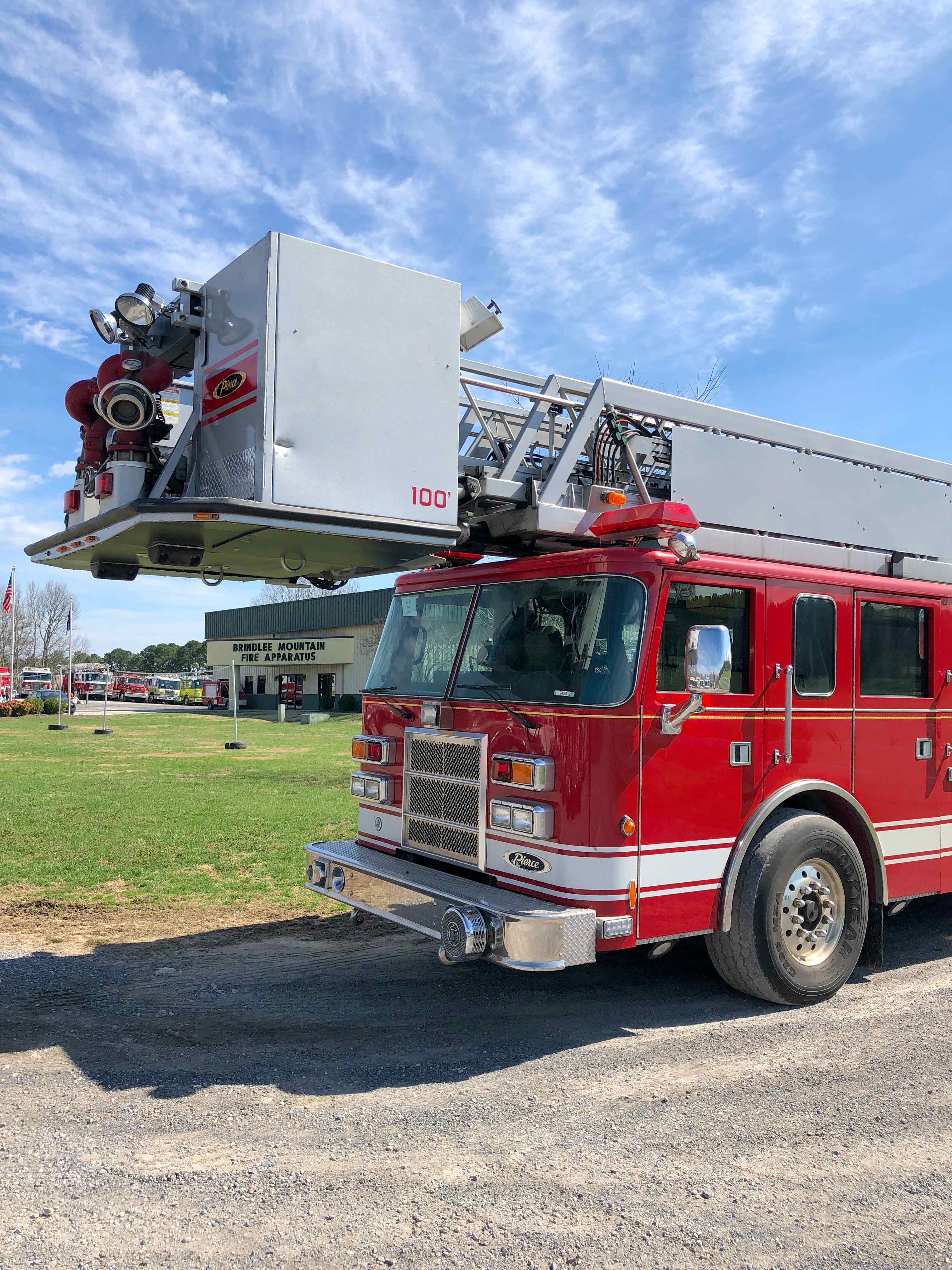 2001 Pierce Dash 100' Platform | Used Truck Details