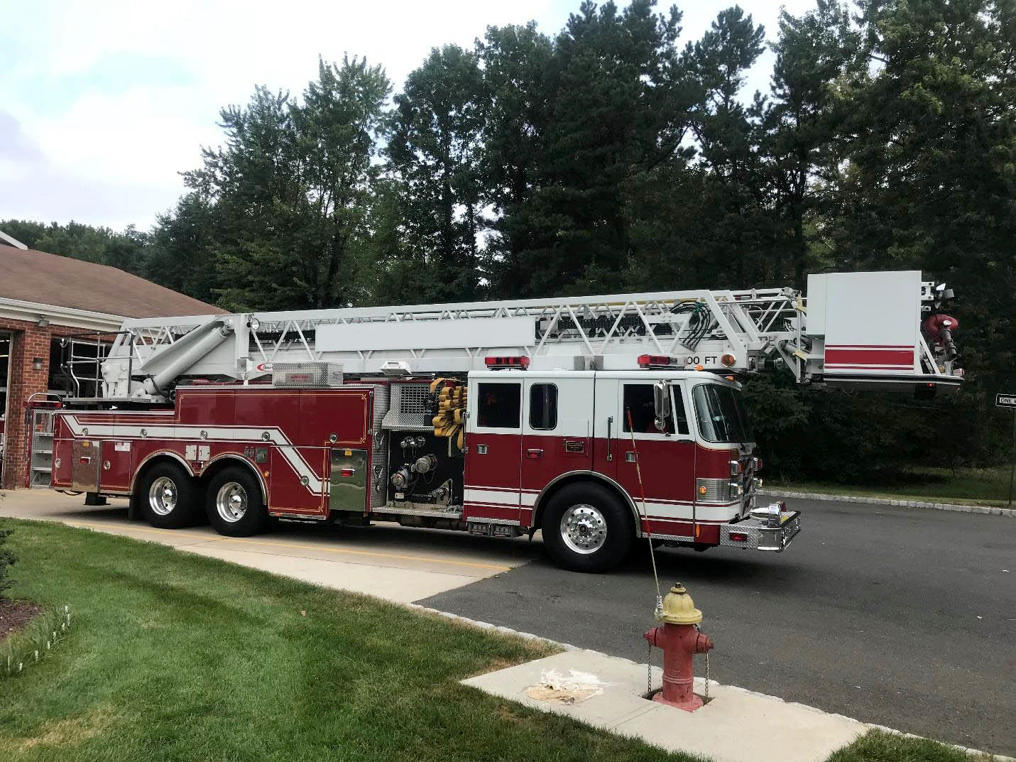 1997 Pierce Lance 100' Platform | Used Truck Details