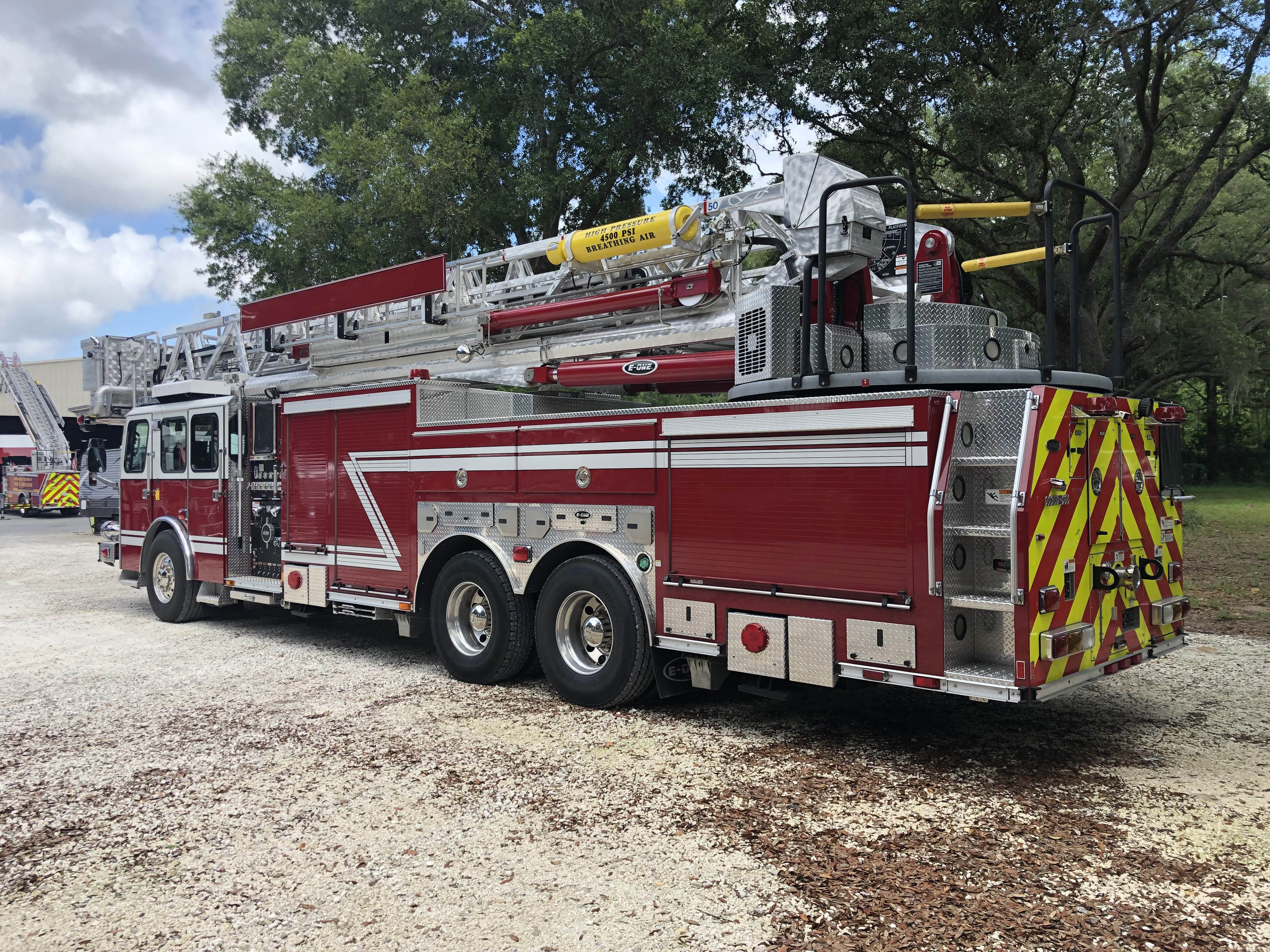 2013 E-One Cyclone II 100' Platform | Used Truck Details