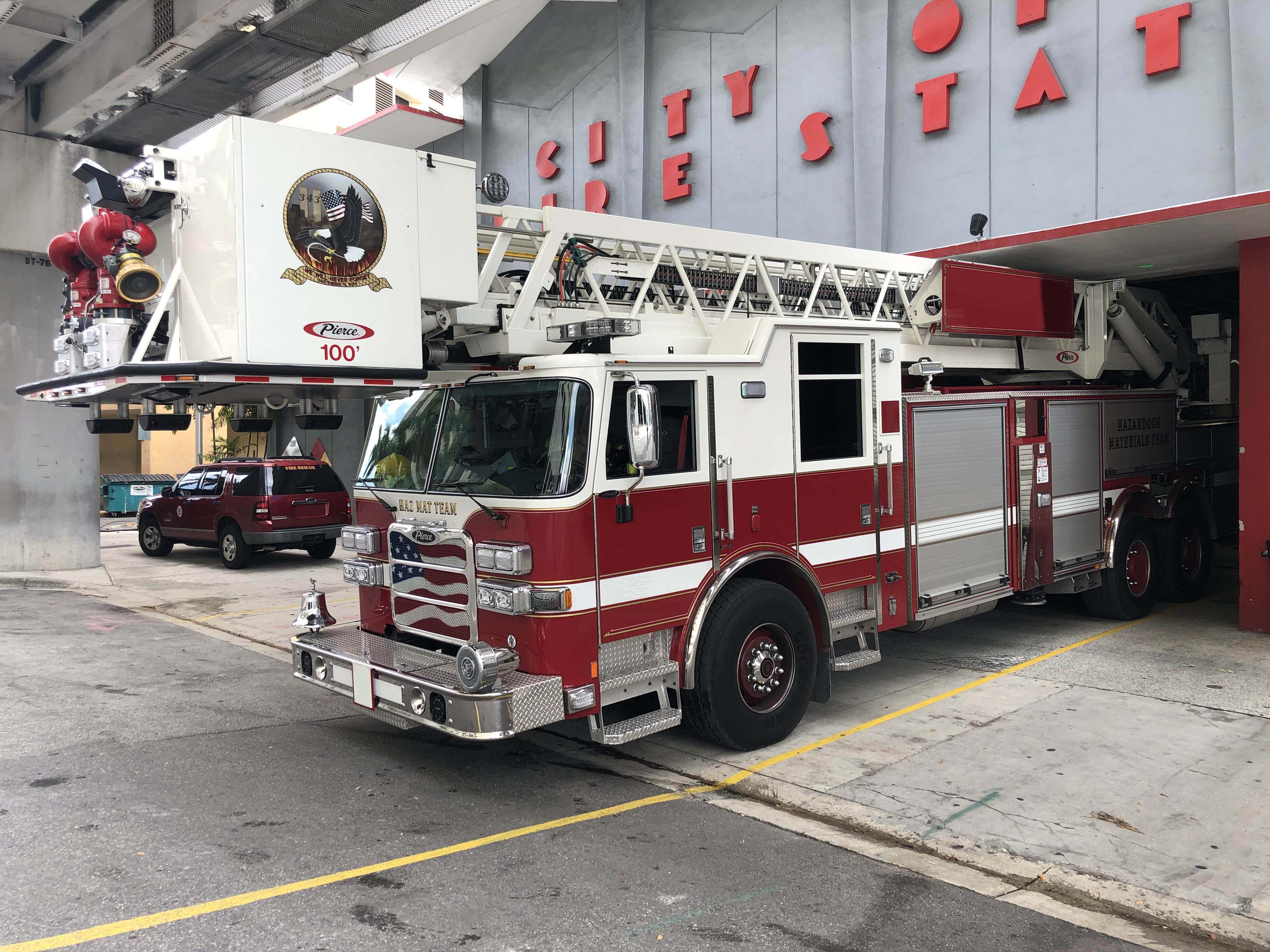 2016 Pierce Arrow 100' Platform | Used Truck Details