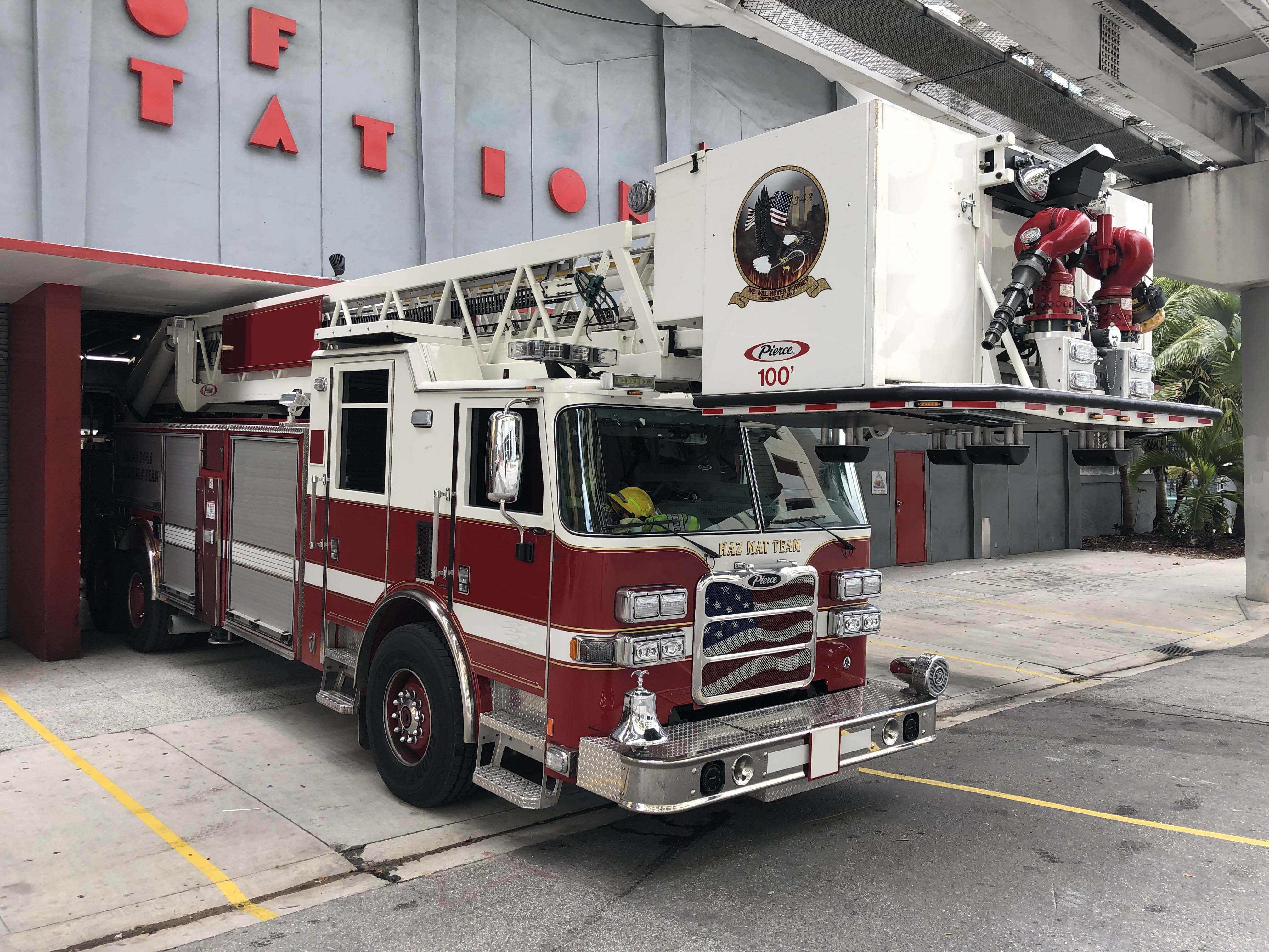 2016 Pierce Arrow 100' Platform | Used Truck Details