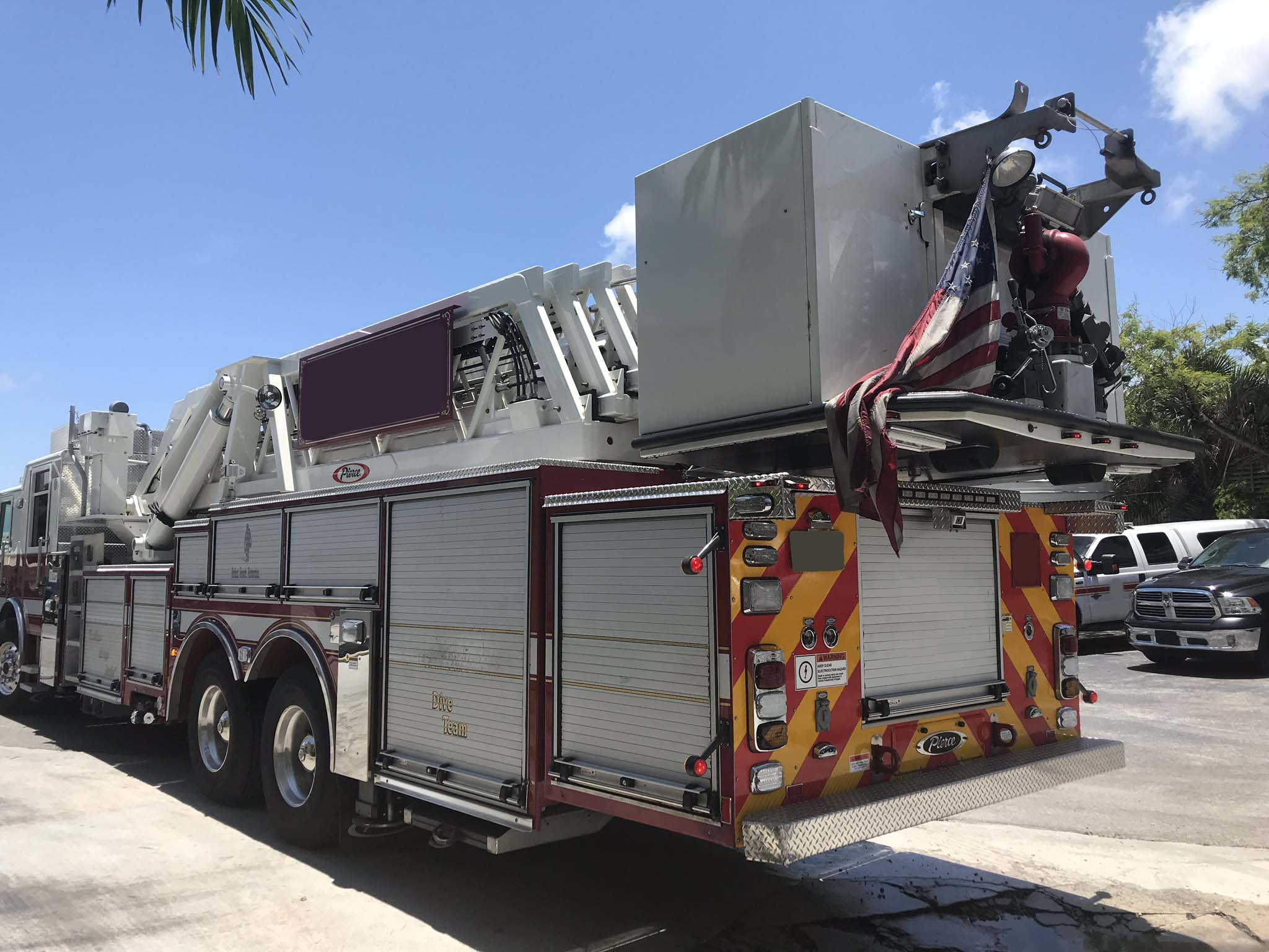 2015 Pierce Mid-Mount 95' Platform | Used Truck Details