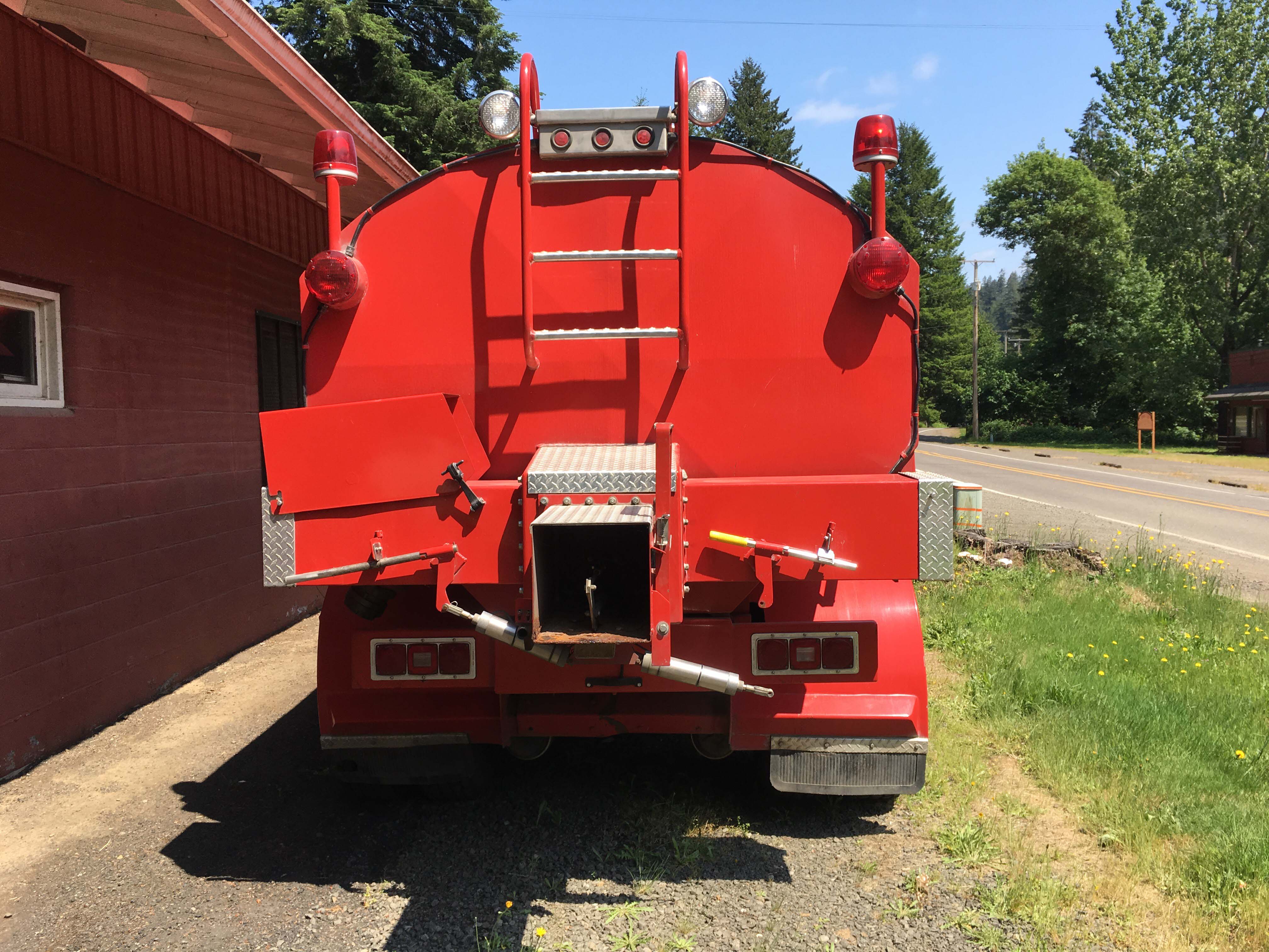 1985 Freightliner Tanker | Used Truck Details