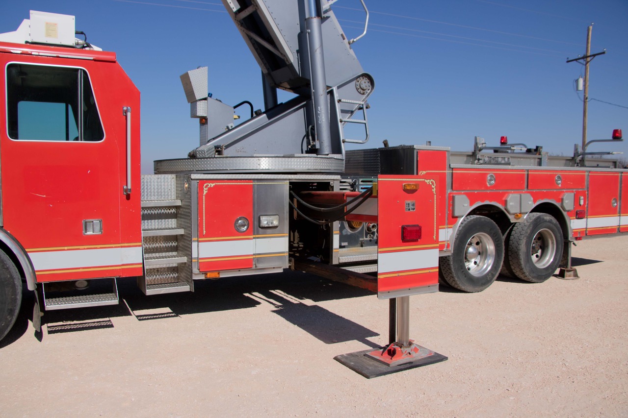 2000 Sutphen 95' Platform | Used Truck Details