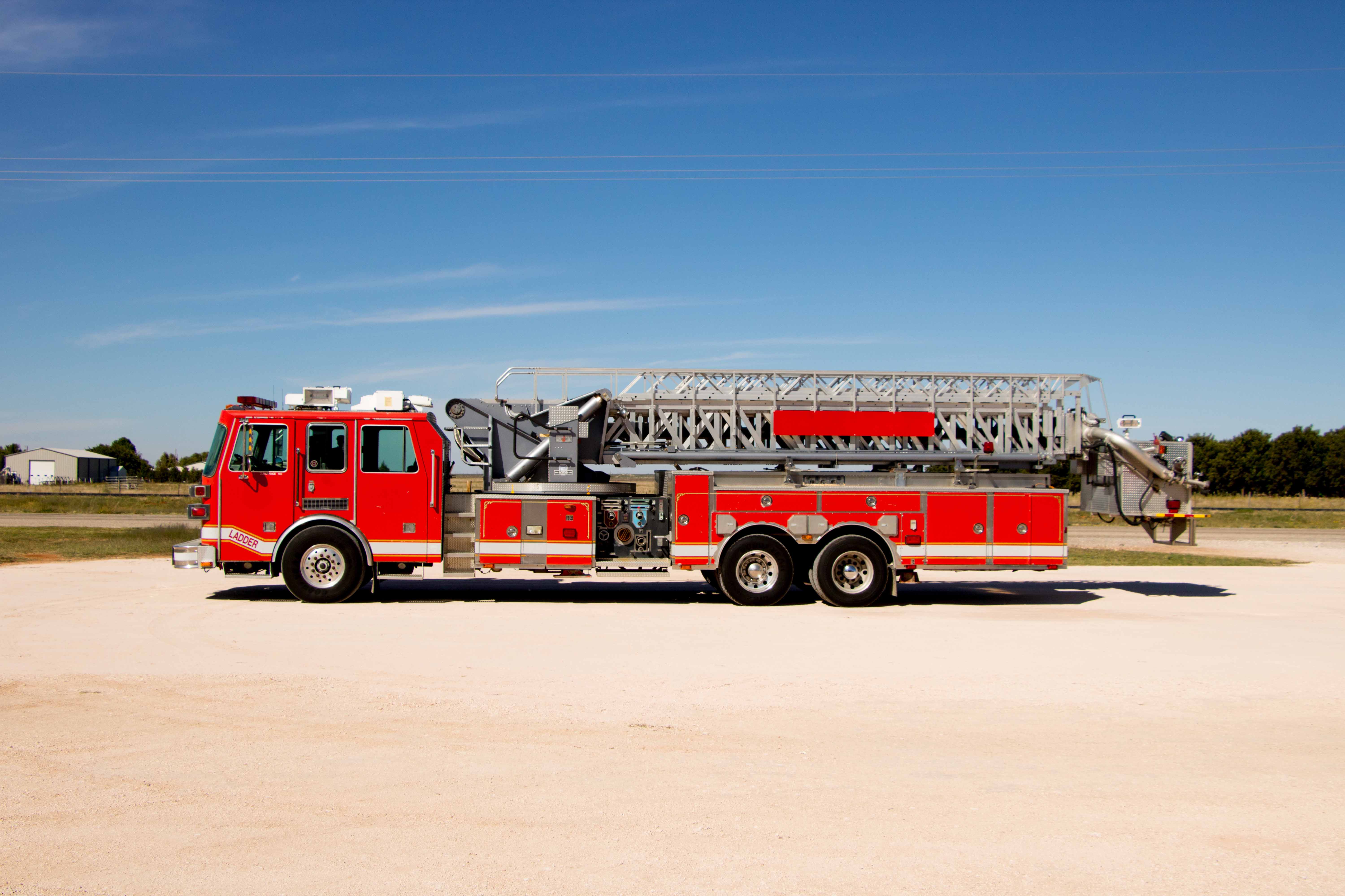 2000 Sutphen 95' Platform | Used Truck Details