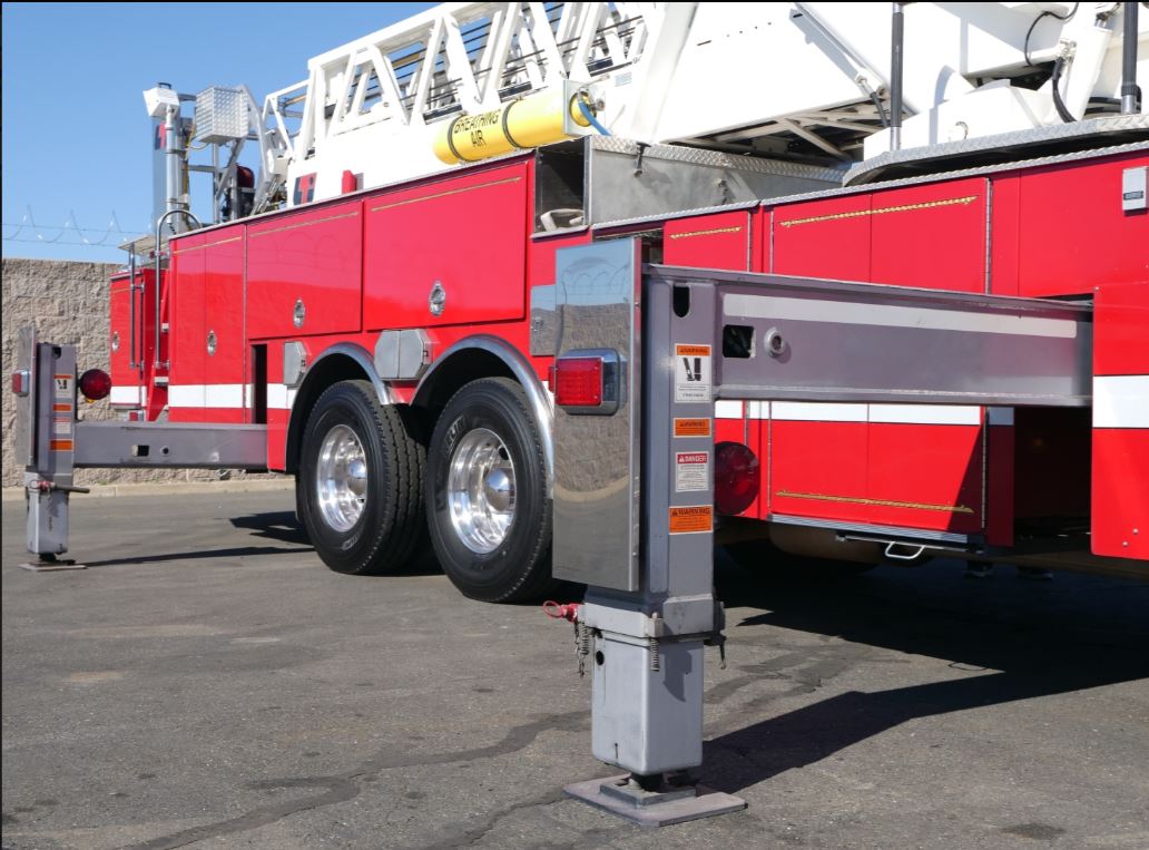 2001 Spartan LTI 93' Mid-Mount Quint | Used Truck Details