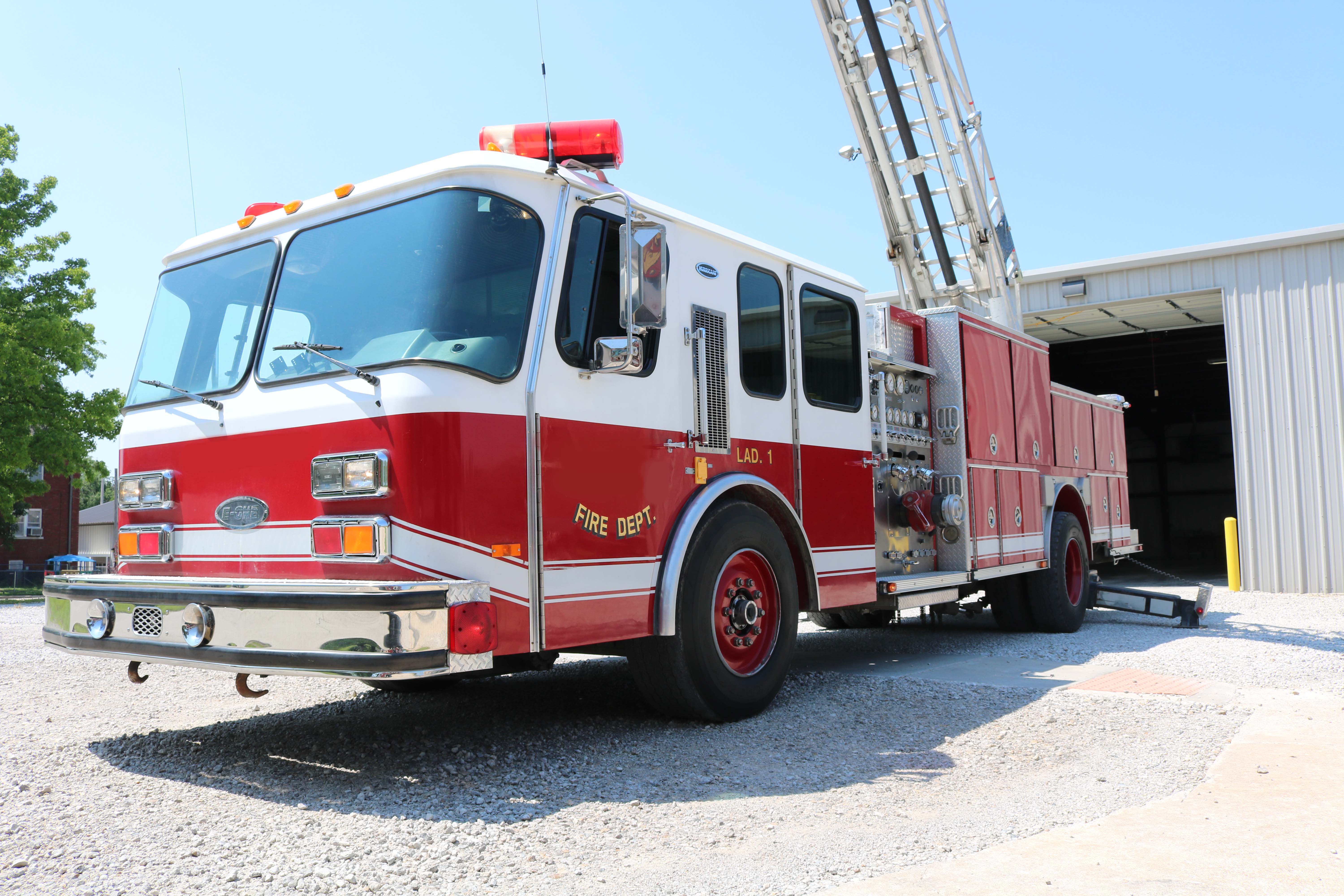 1993 E-One Hurricane 75' Quint | Used Truck Details