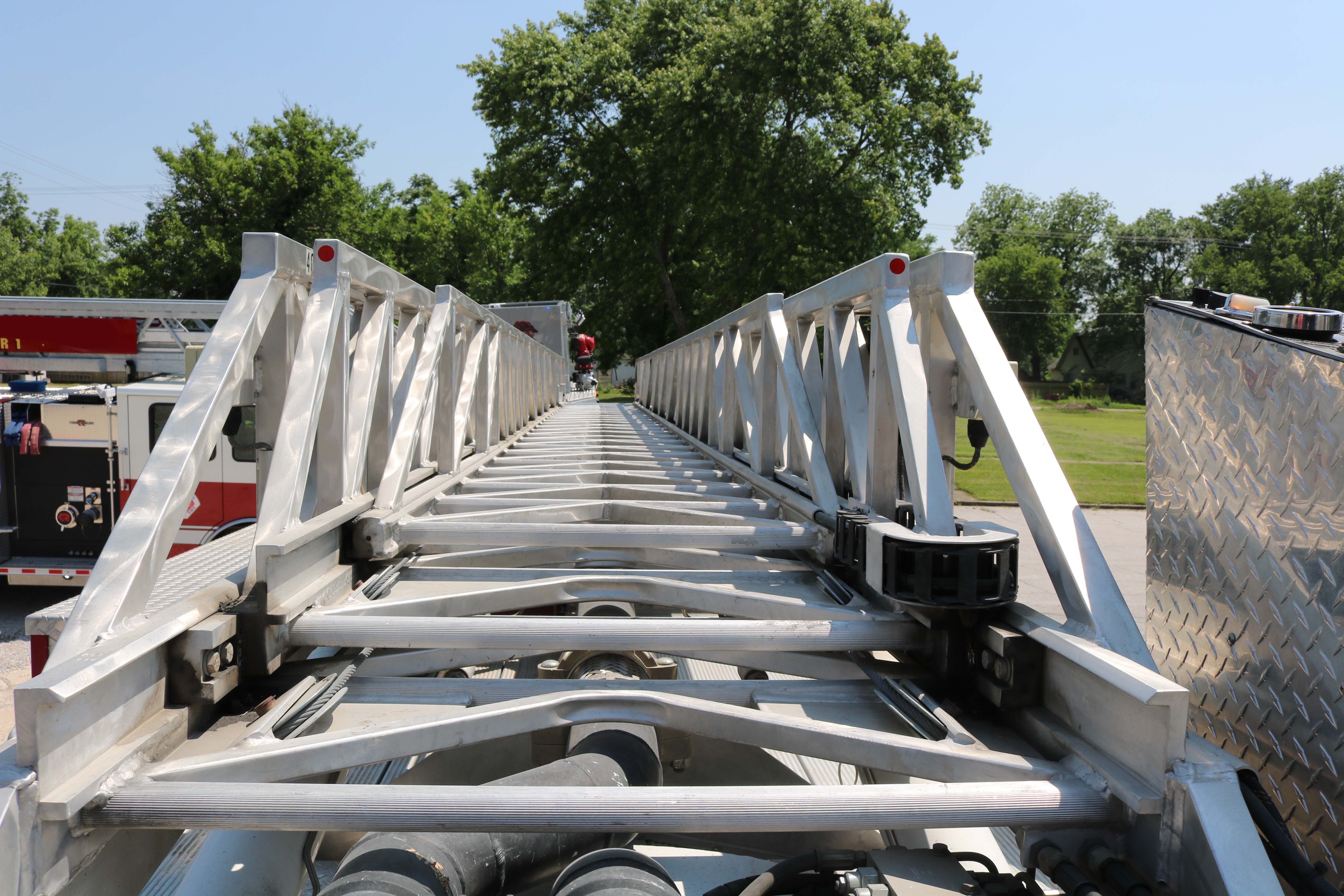 1993 E-One Hurricane 75' Quint | Used Truck Details