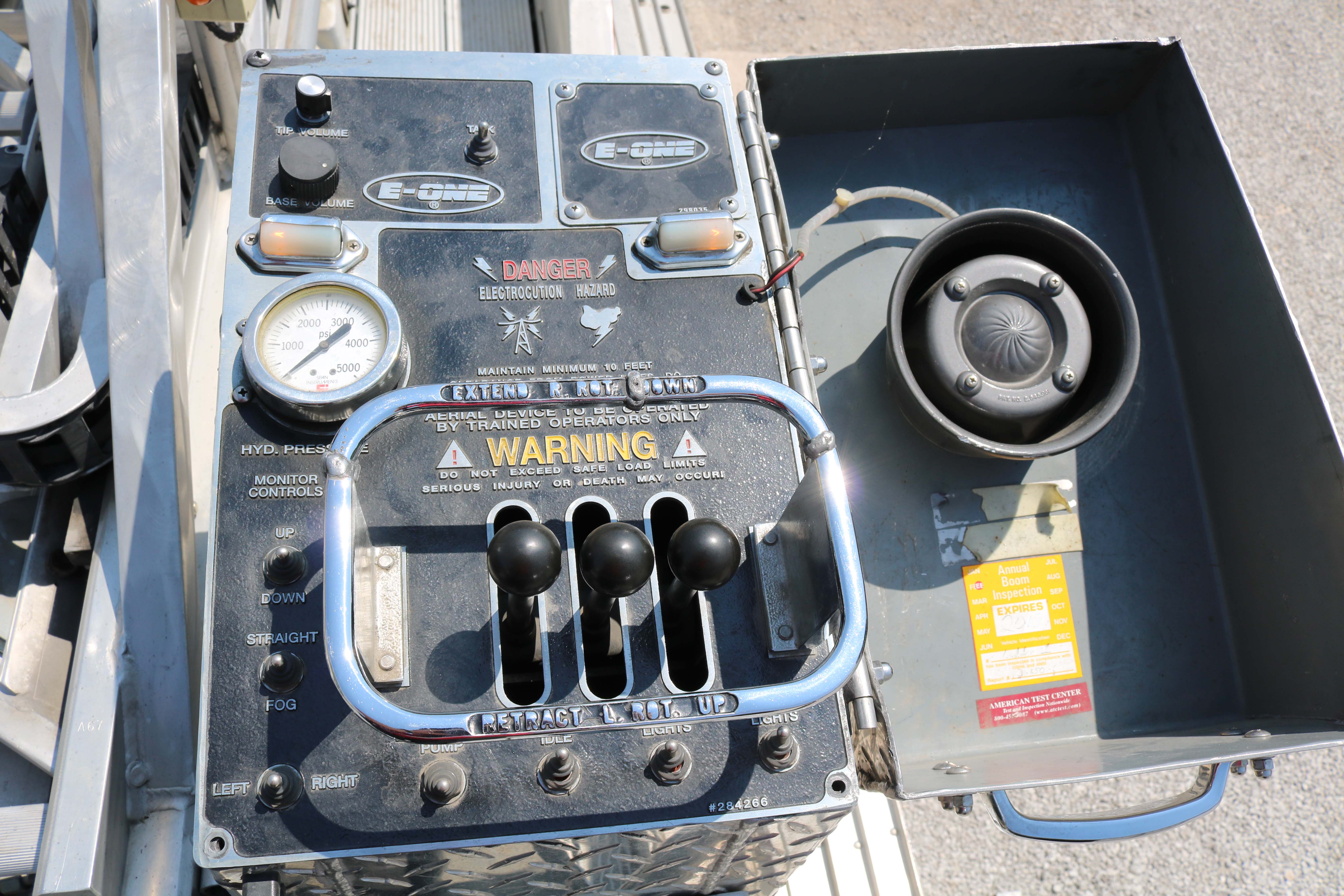 1993 E-One Hurricane 75' Quint | Used Truck Details