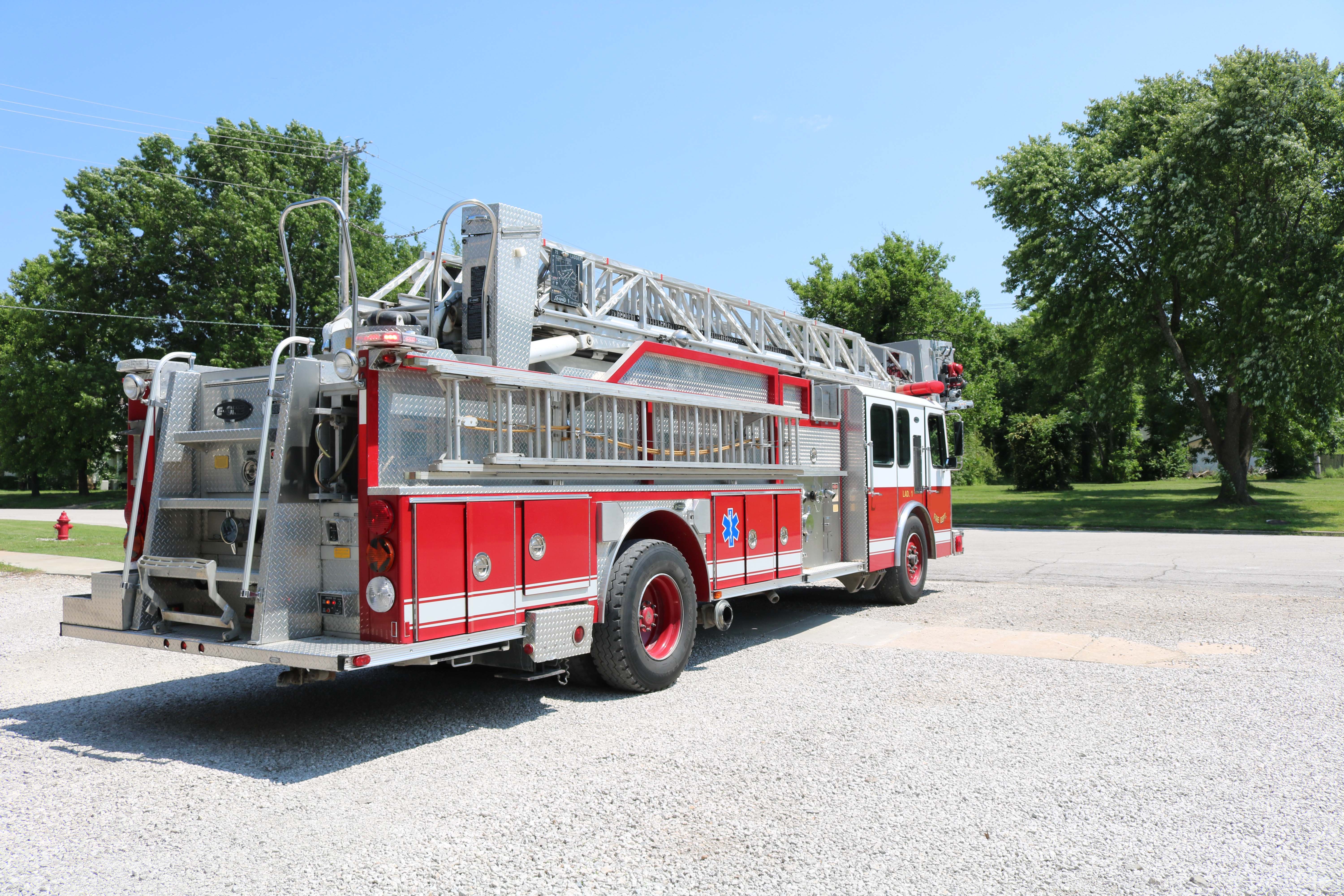 1993 E-One Hurricane 75' Quint | Used Truck Details