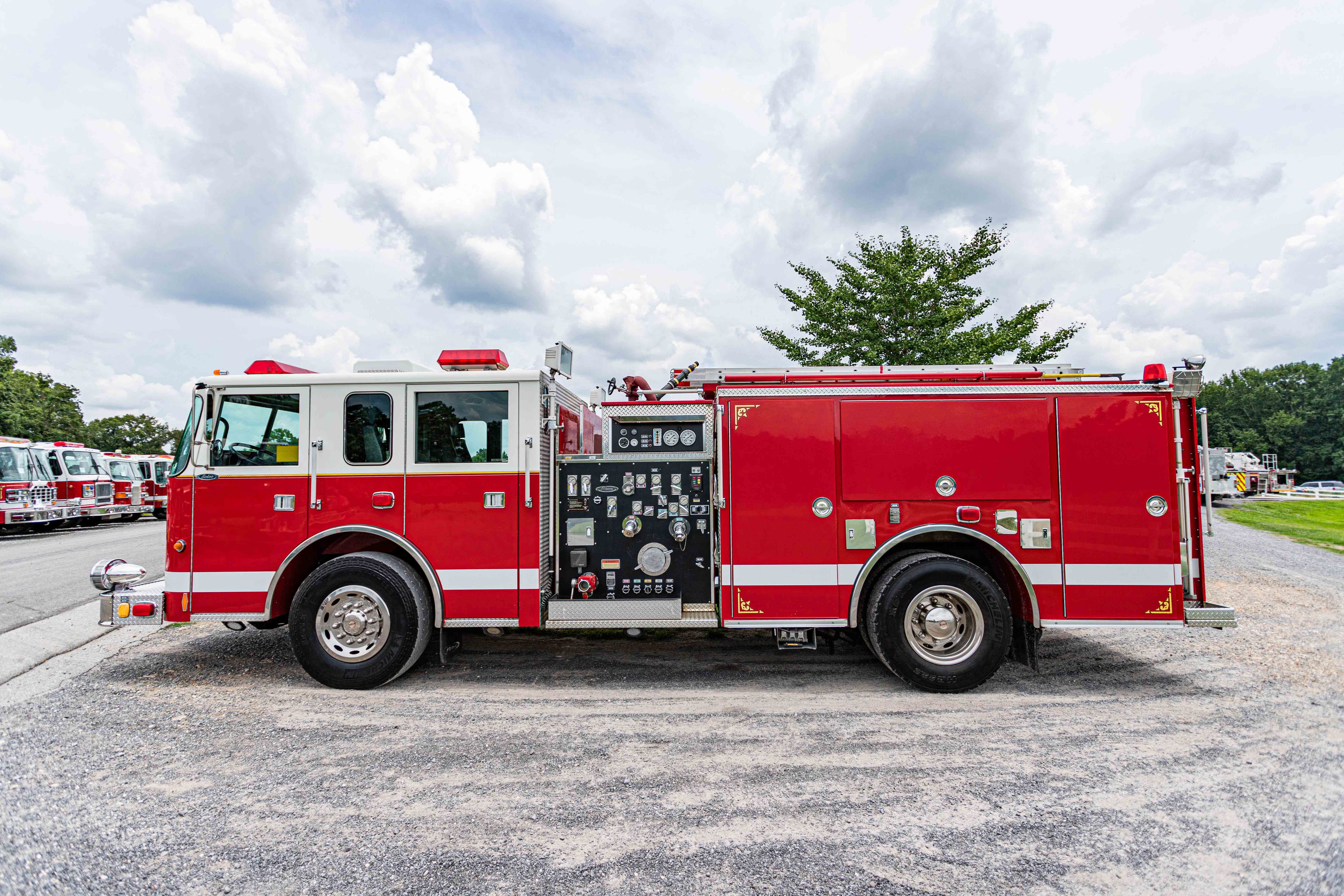 2000 Pierce Saber Custom Pumper | Used Truck Details