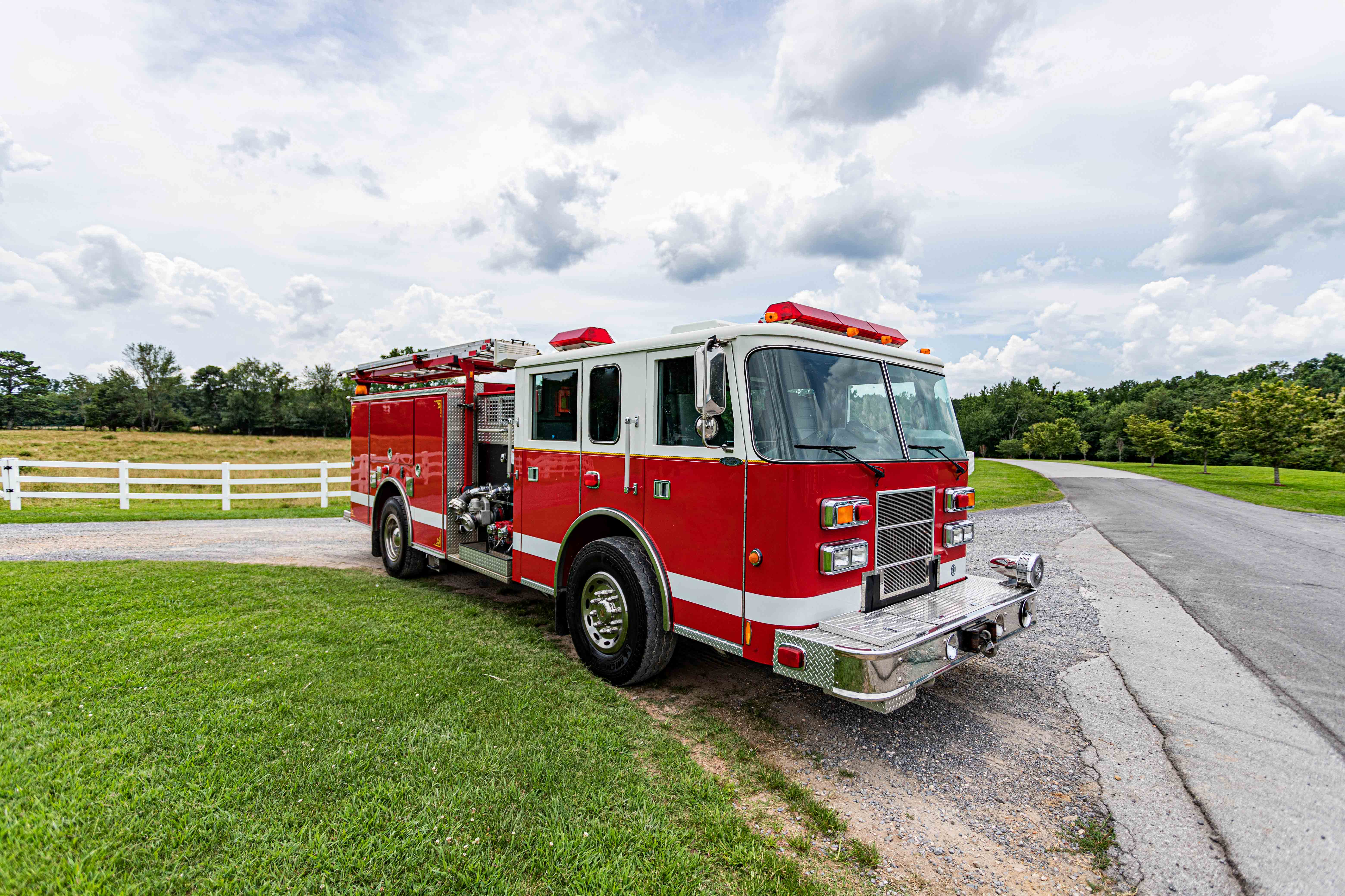 2000 Pierce Saber Custom Pumper | Used Truck Details