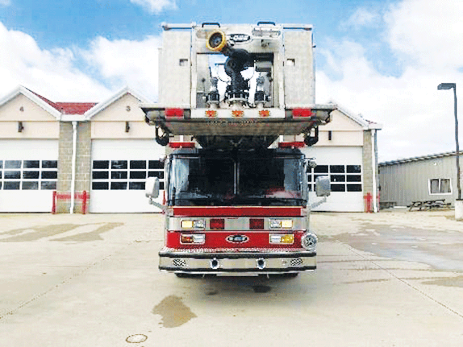 1995 E-One Hurricane 105' Platform | Used Truck Details