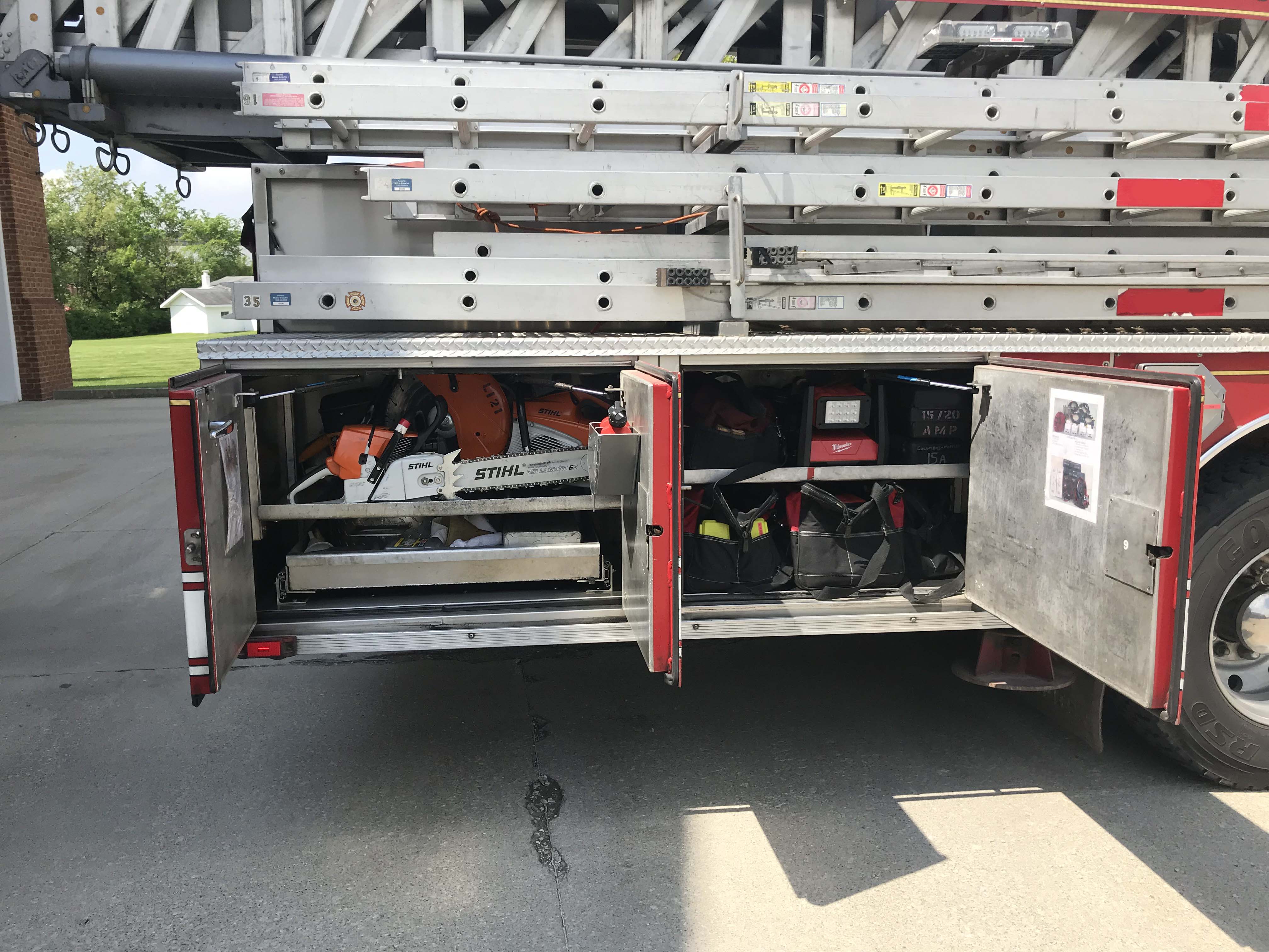 1997 Sutphen Mid Mount 100' Platform | Used Truck Details