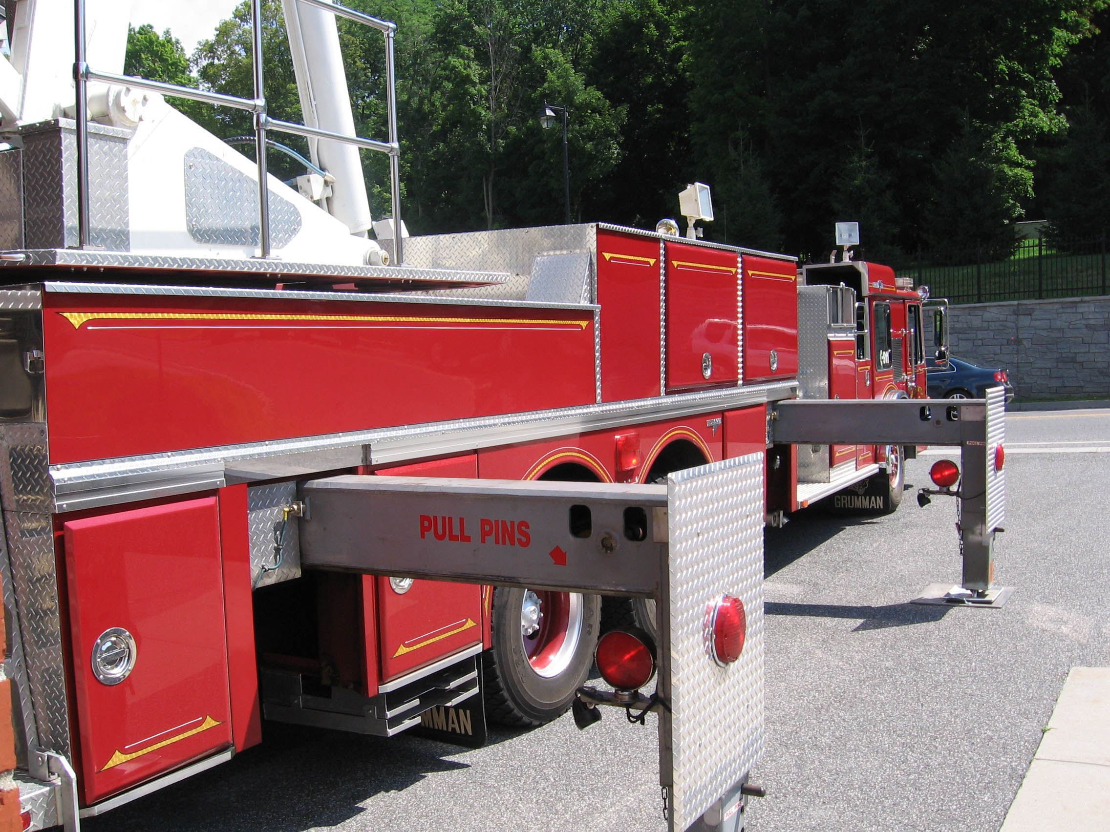1989 Grumman 102' AerialCat | Used Truck Details