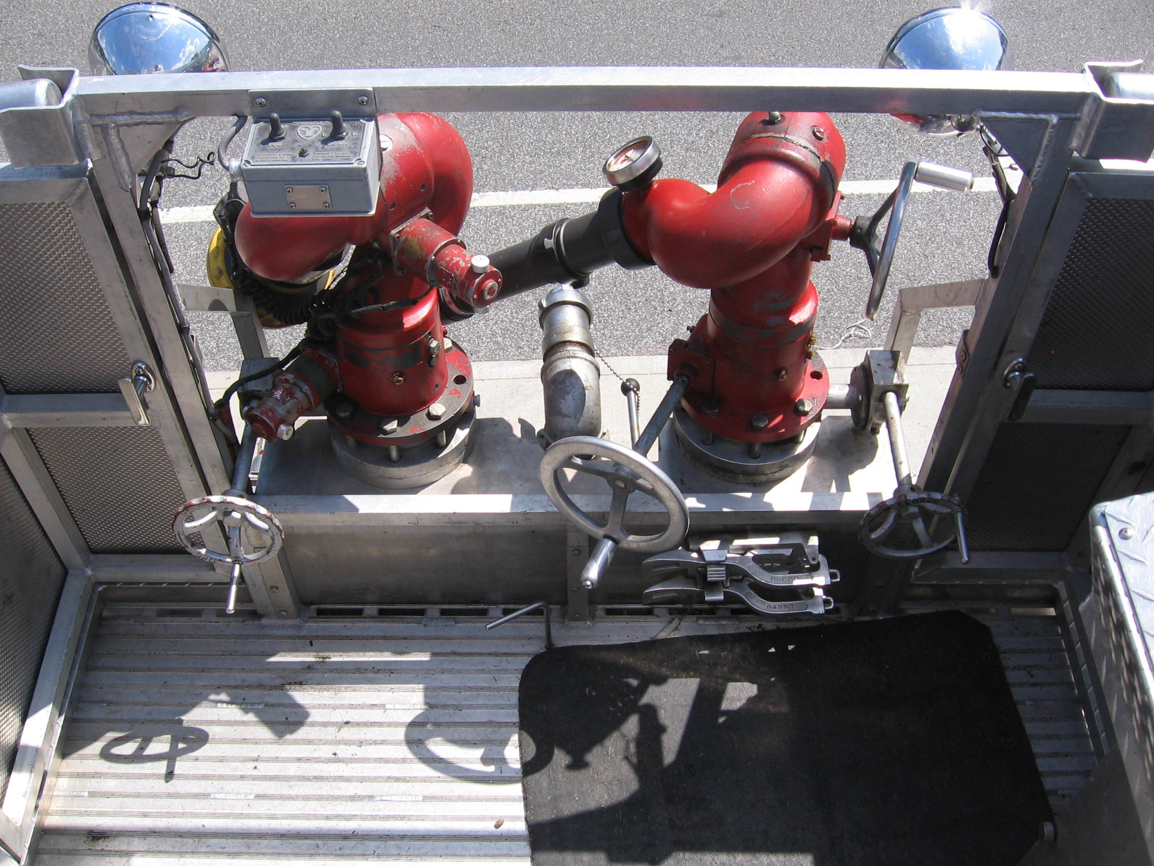 1989 Grumman 102' AerialCat | Used Truck Details