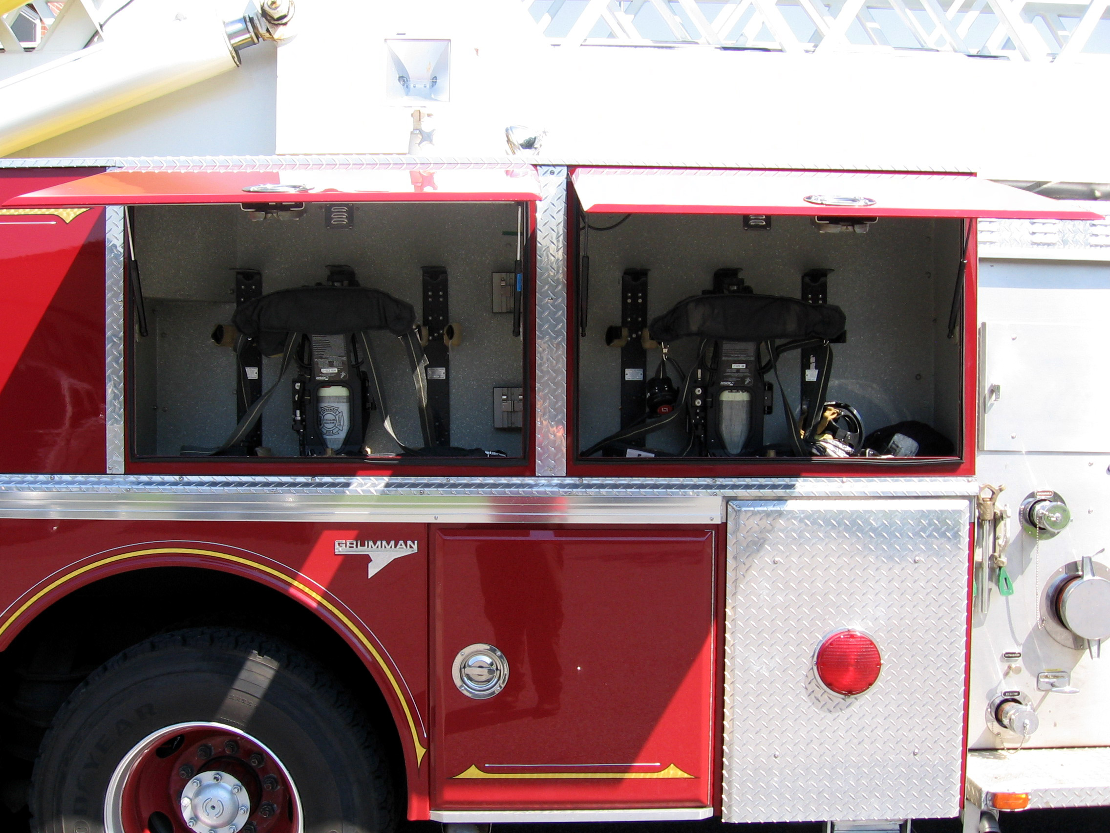 1989 Grumman 102' AerialCat | Used Truck Details