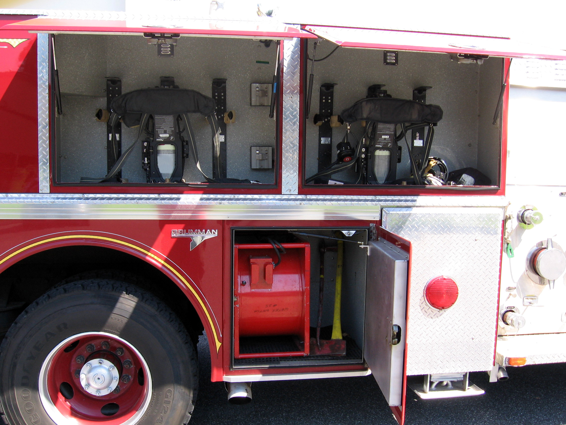 1989 Grumman 102' AerialCat | Used Truck Details