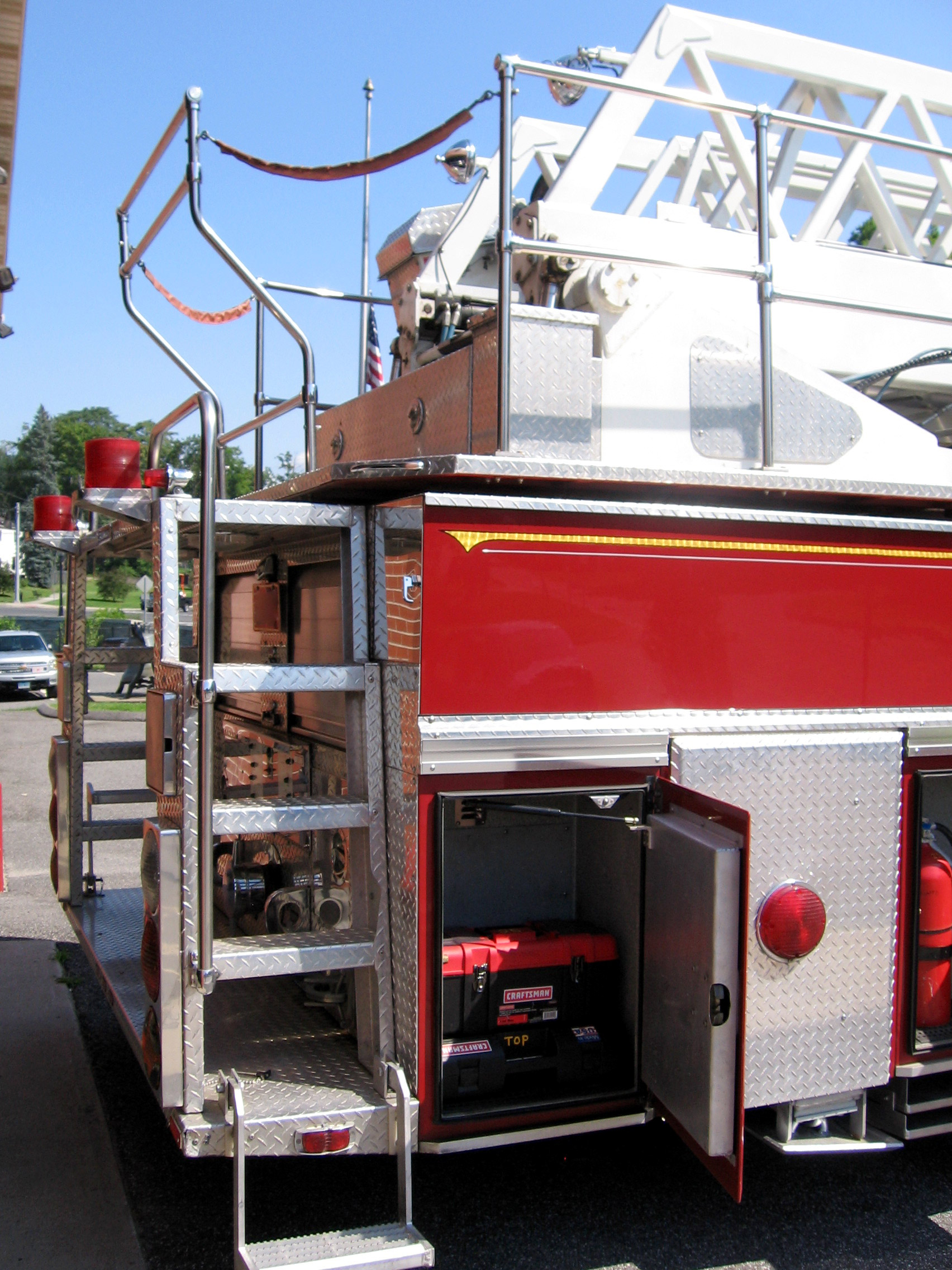 1989 Grumman 102' AerialCat | Used Truck Details