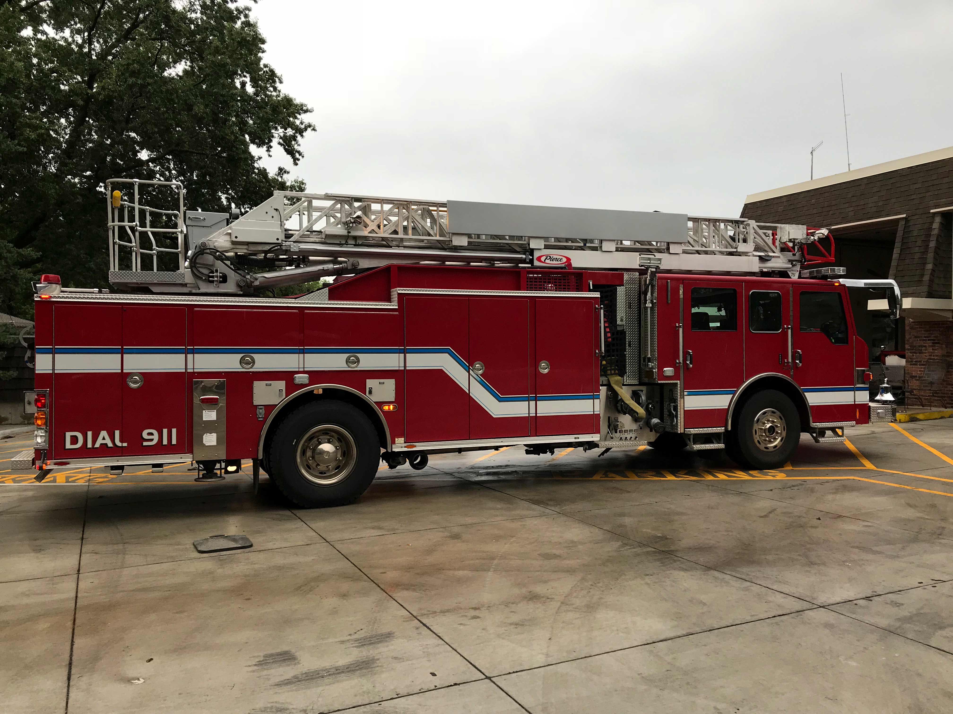 2010 Pierce 75' Quint | Used Truck Details