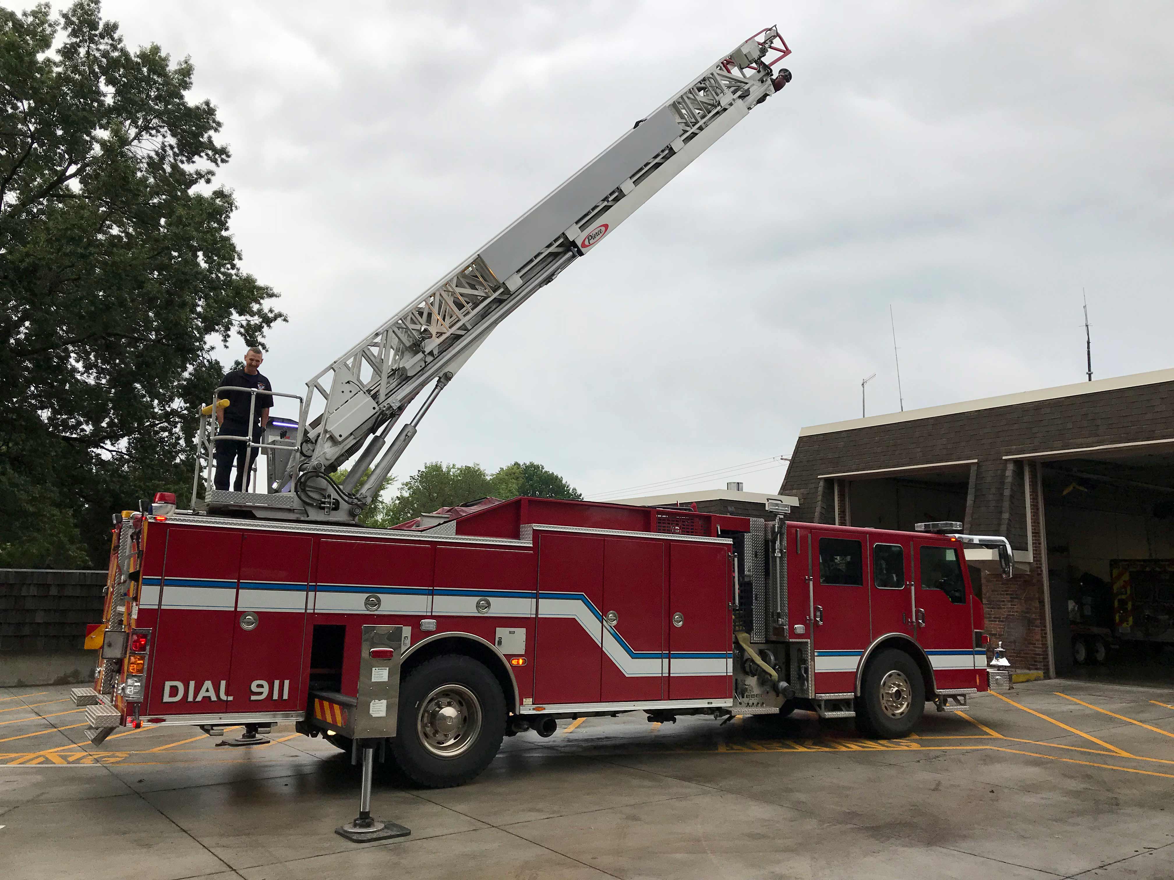 2010 Pierce 75' Quint | Used Truck Details